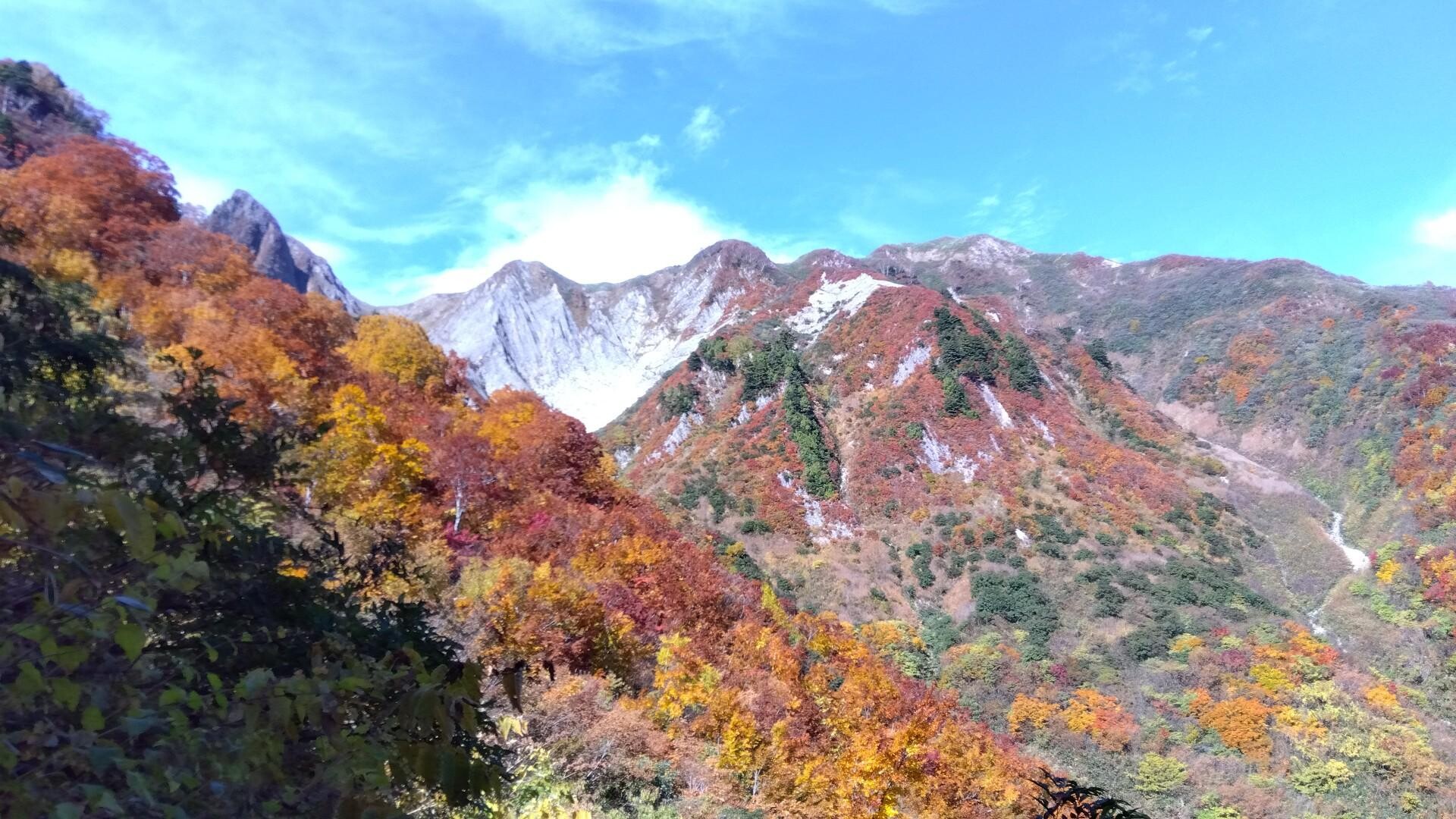 最高じゃん 燃える雨飾山🍁女神様とあの方に逢った日😆 / Veenaさんの雨飾山・大渚山・天狗原山・戸倉山の活動データ | YAMAP / ヤマップ