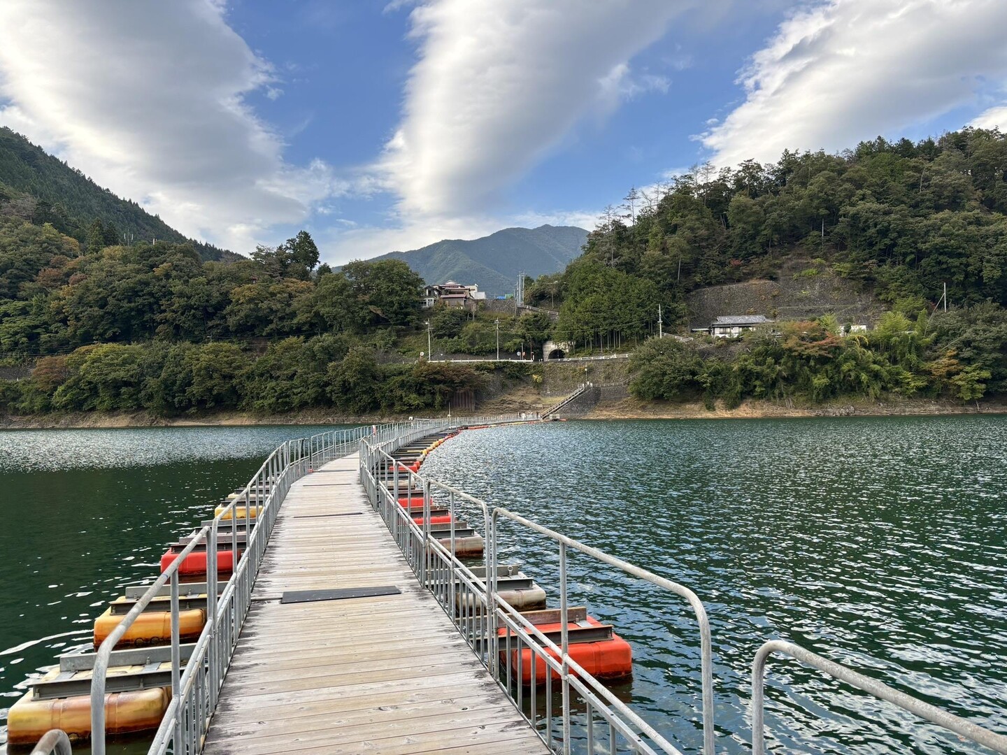 五日市小沢バス停から御前山、水窪山、月夜見山から奥多摩湖ドラム缶橋まで9山⛰️ / mskふぅさんの三頭山・槇寄山・土俵岳の活動データ | YAMAP / ヤマップ