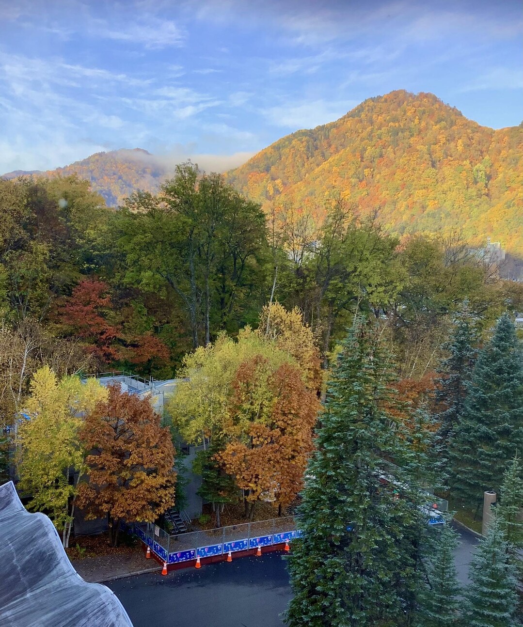 札幌定山渓の紅葉🍁 ①②ホテルの部屋... / yosi＆ryoさんのモーメント | YAMAP / ヤマップ