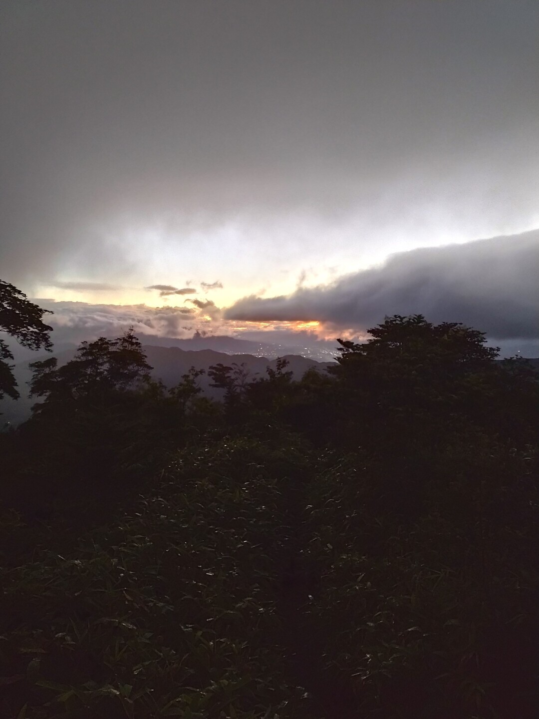 夜明け前の飯田🏙 霧がかかって幻想的 ... / sin-yaさんのモーメント | YAMAP / ヤマップ