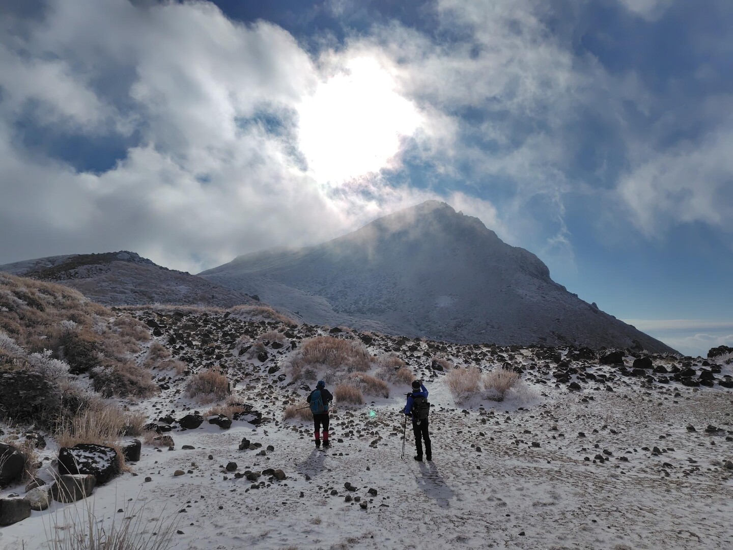 完璧 氷結した御池でWalking😊 / ガッツ77さんの九重山（久住山）・大船山・星生山の活動データ | YAMAP / ヤマップ