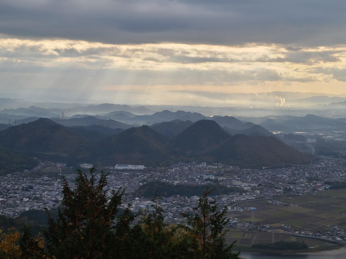 雨と紅葉🍁の誕生山・白山・天王山 / ふうてんの寅さんの天王山・誕生山の活動日記 | YAMAP / ヤマップ