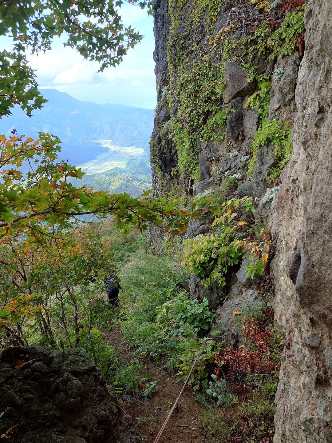 大岩壁！海谷山塊 駒ヶ岳 / genjiさんの雨飾山・大渚山・天狗原山・戸倉山の活動データ | YAMAP / ヤマップ