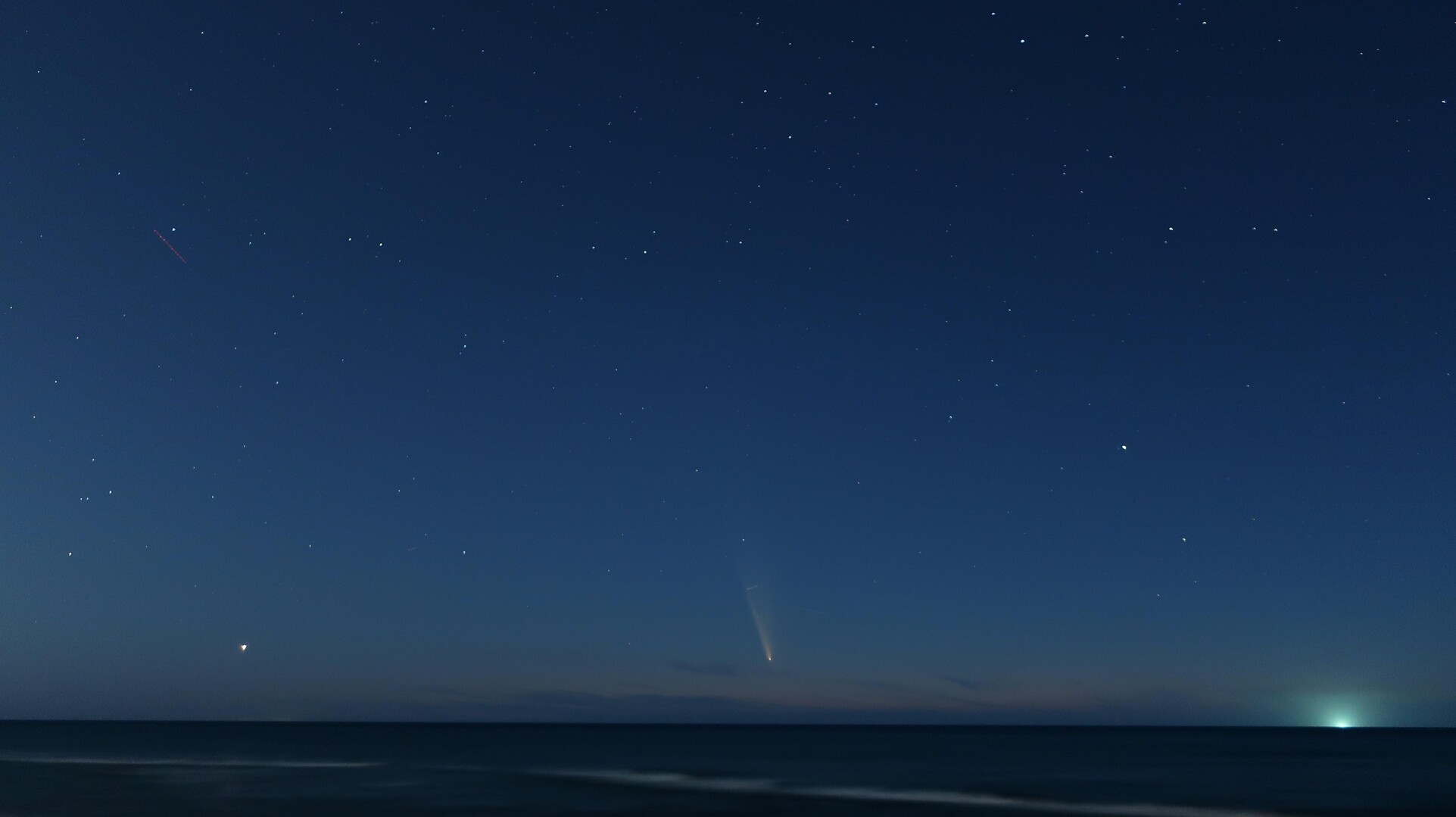 紫金山アトラス彗星（白尾海岸）🌠 今夕... / tomo1990さんのモーメント | YAMAP / ヤマップ