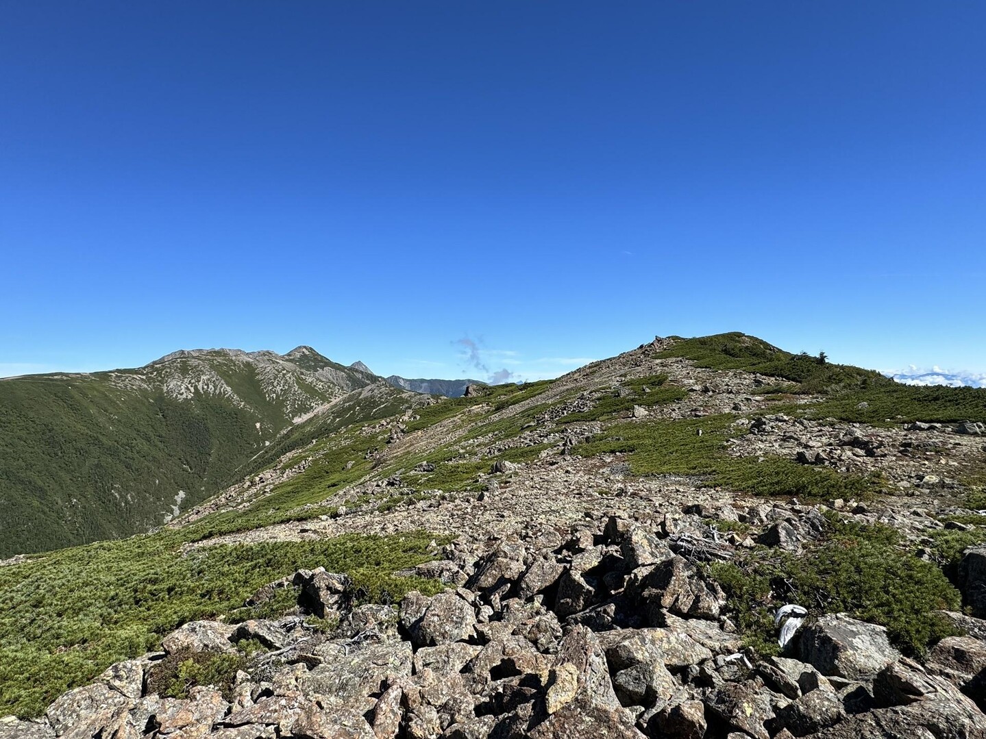 笹山→農鳥岳 絶景 ️白峰南嶺♬ / hirosyさんの黒河内岳（笹山）・白河内岳・白剥山の活動データ | YAMAP / ヤマップ
