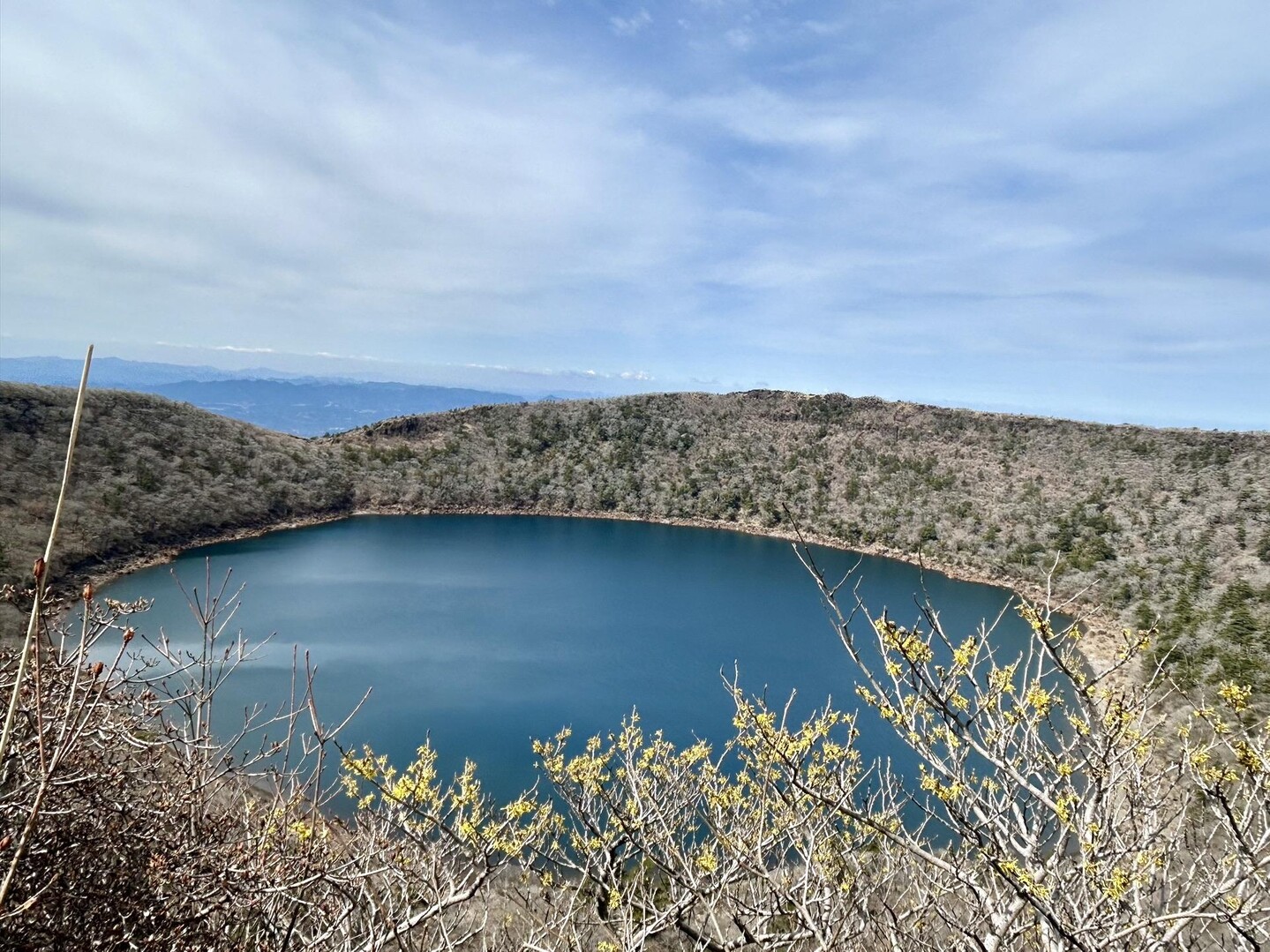 大浪池⛰️マンサクロードを歩く🚶 / Chiekoさんの霧島山・韓国岳・高千穂峰・夷守岳・烏帽子岳の活動データ | YAMAP / ヤマップ
