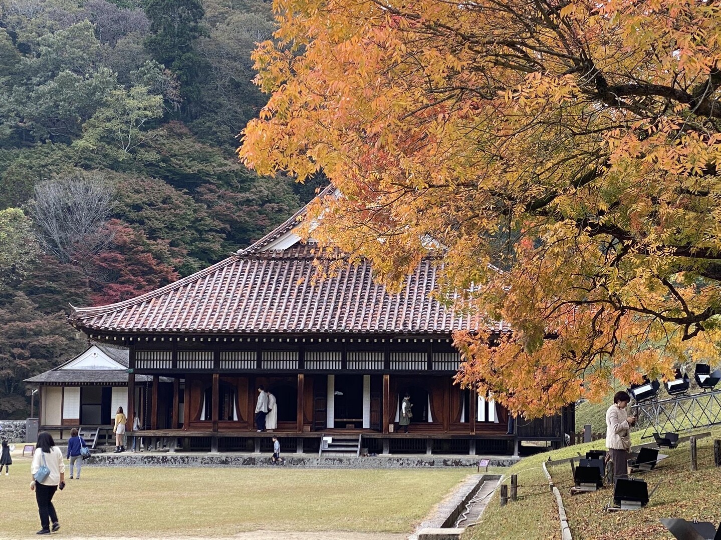閑谷学校の紅葉をスケッチしようと 友達と... / moanaさんのモーメント | YAMAP / ヤマップ