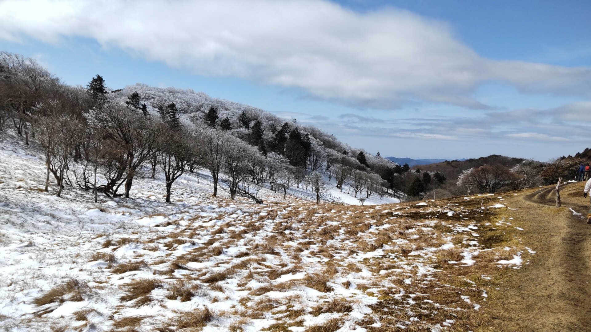 三峰山 青空と霧氷 / gamisanさんの三峰山・学能堂山・栗ノ木岳の活動データ | YAMAP / ヤマップ