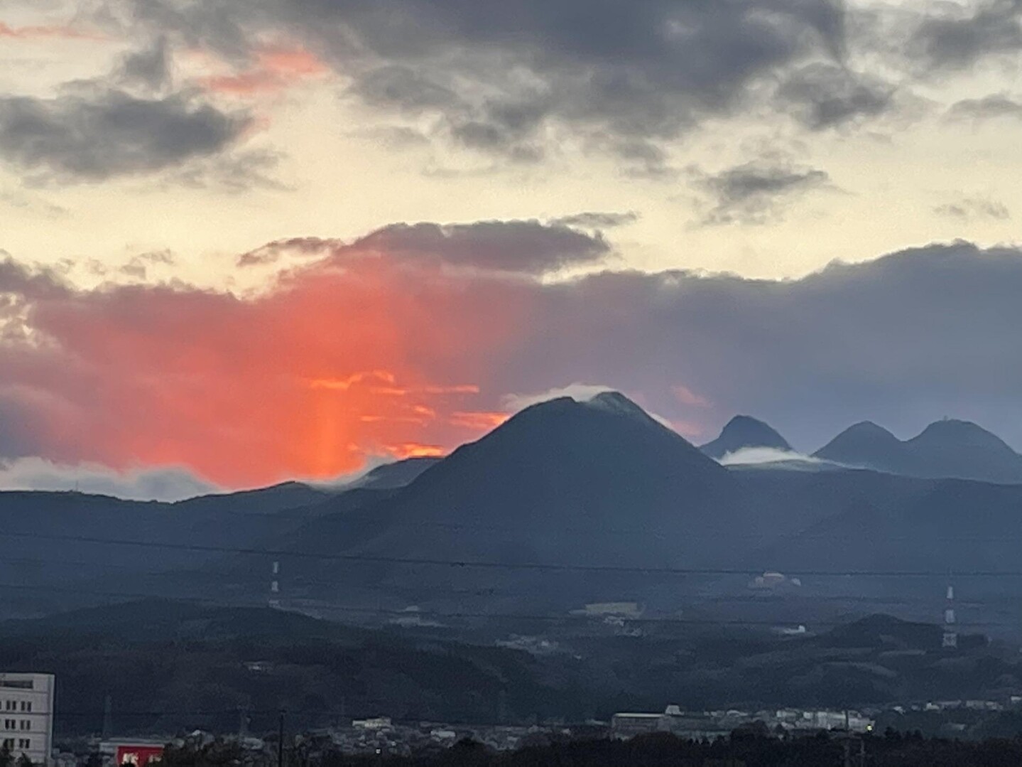 夕陽に燃える水澤山⛰ 炎のようです🔥 ... / kintaさんのモーメント | YAMAP / ヤマップ