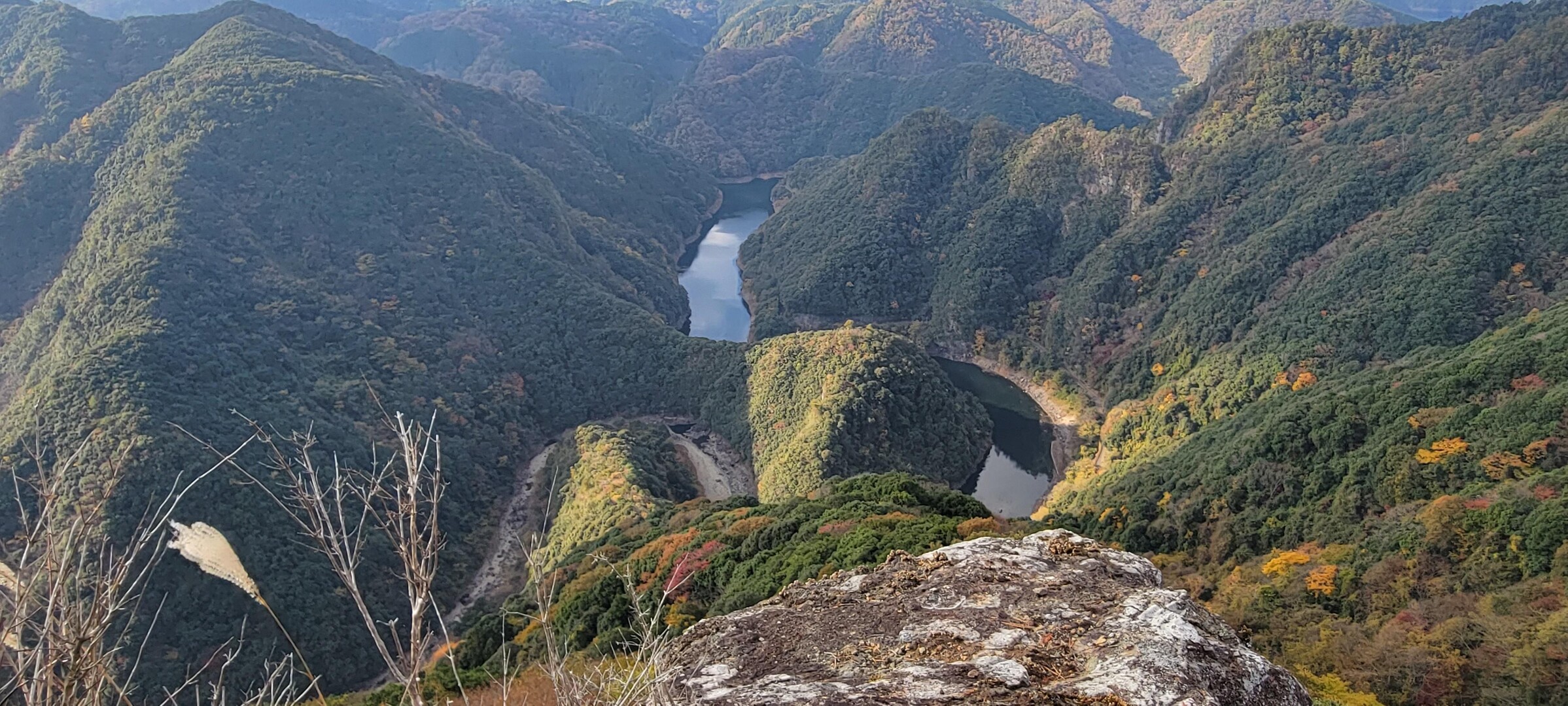 紅葉映える 塔の岩 / ゆるポタG3さんの江舟岳・塔の岩の活動データ | YAMAP / ヤマップ