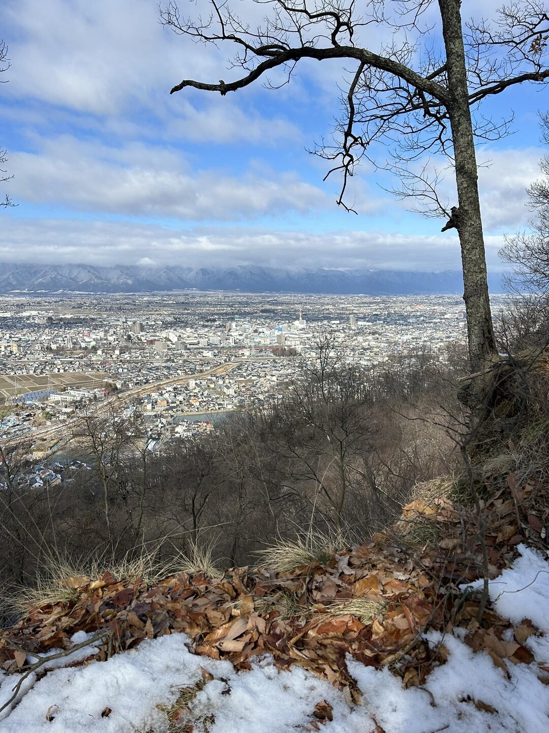 今朝のランニング。ところどころまだ雪が残... / COOBAさんのモーメント | YAMAP / ヤマップ