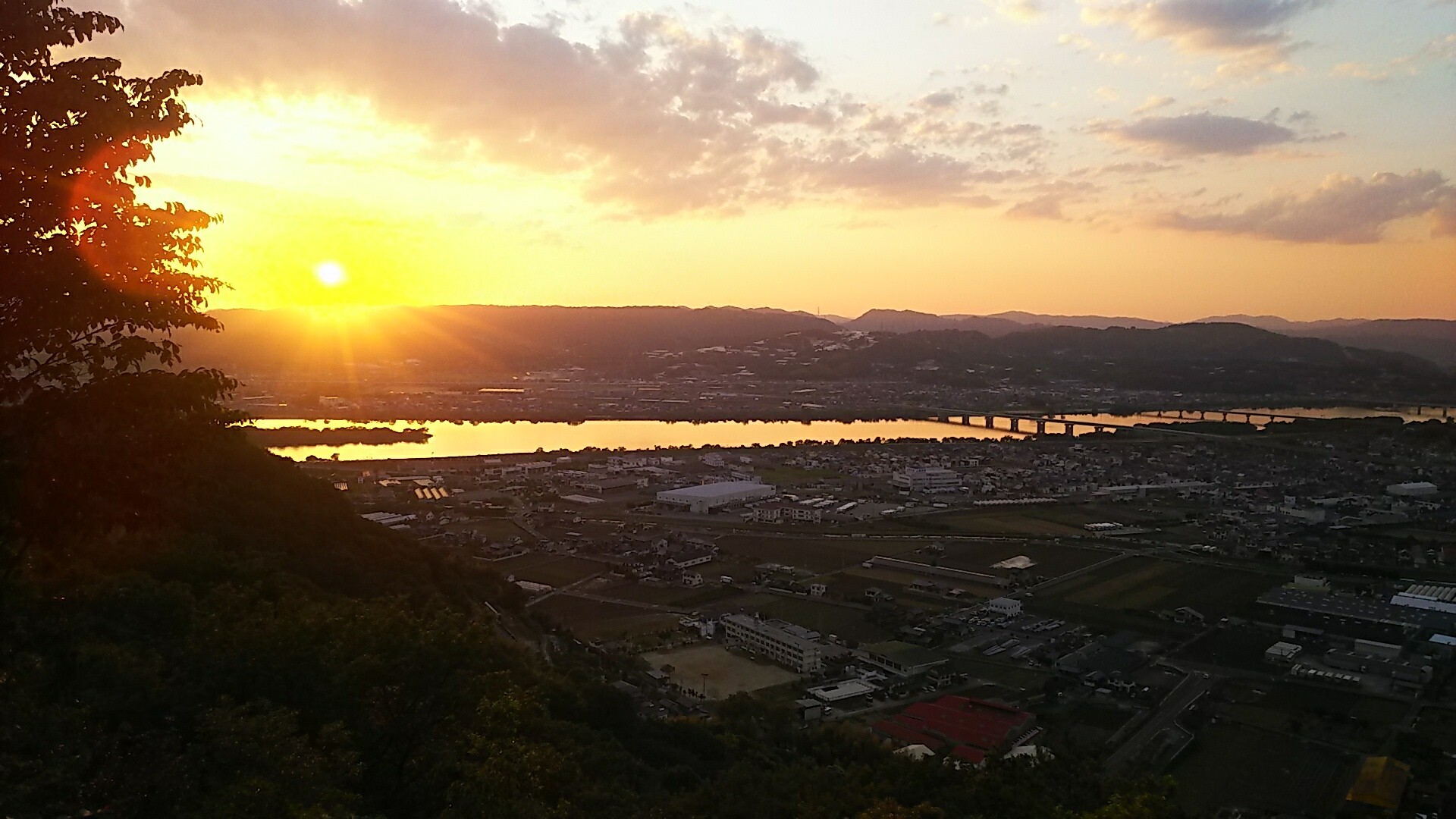 倉敷 大平山 山頂からの夕日がとても綺麗... / APYキューイさんのモーメント | YAMAP / ヤマップ