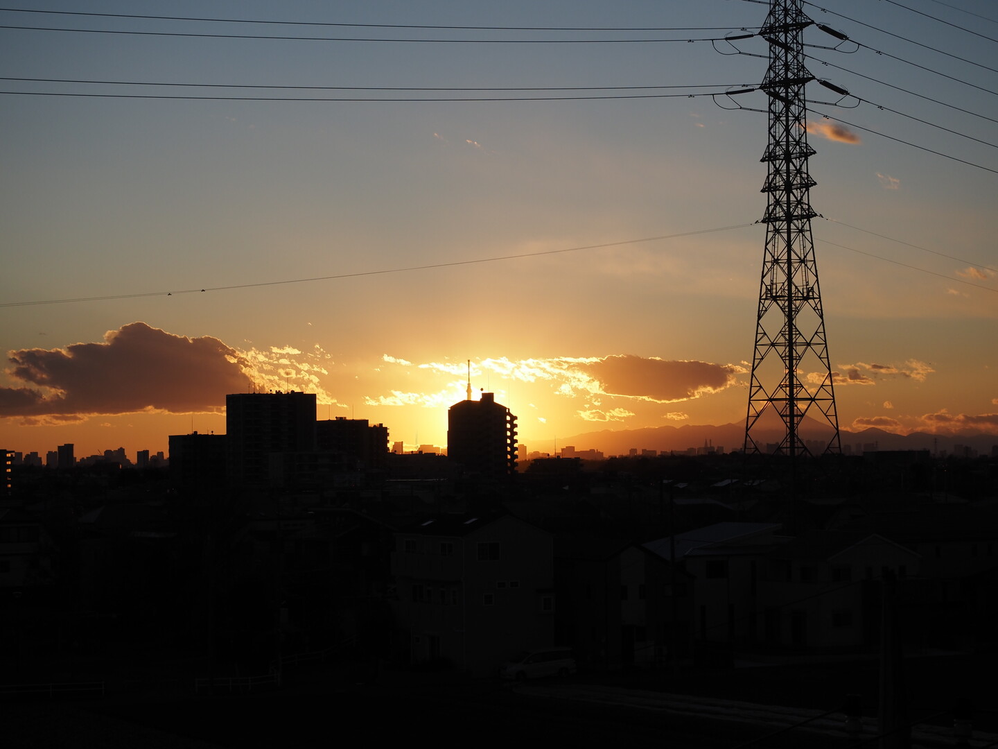 今年最後のsunset 今日、塔ノ岳の尊... / carro22さんのモーメント | YAMAP / ヤマップ