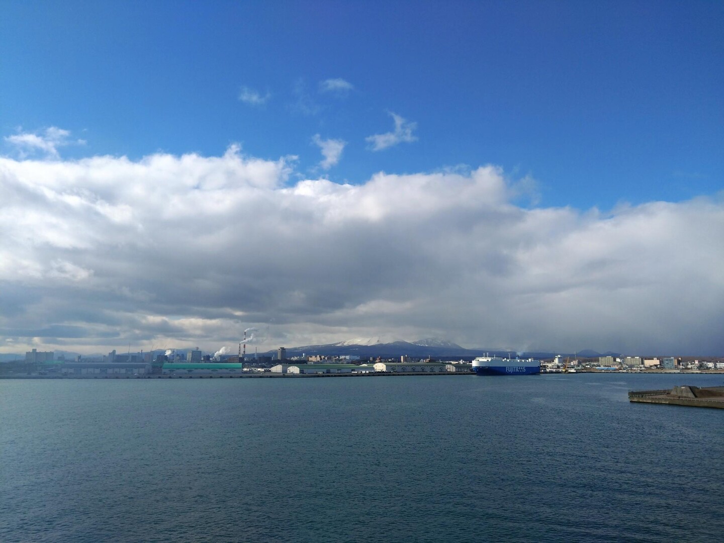 もうすぐ着岸 目の前に見えるは樽前山🗻... / sora178さんのモーメント | YAMAP / ヤマップ