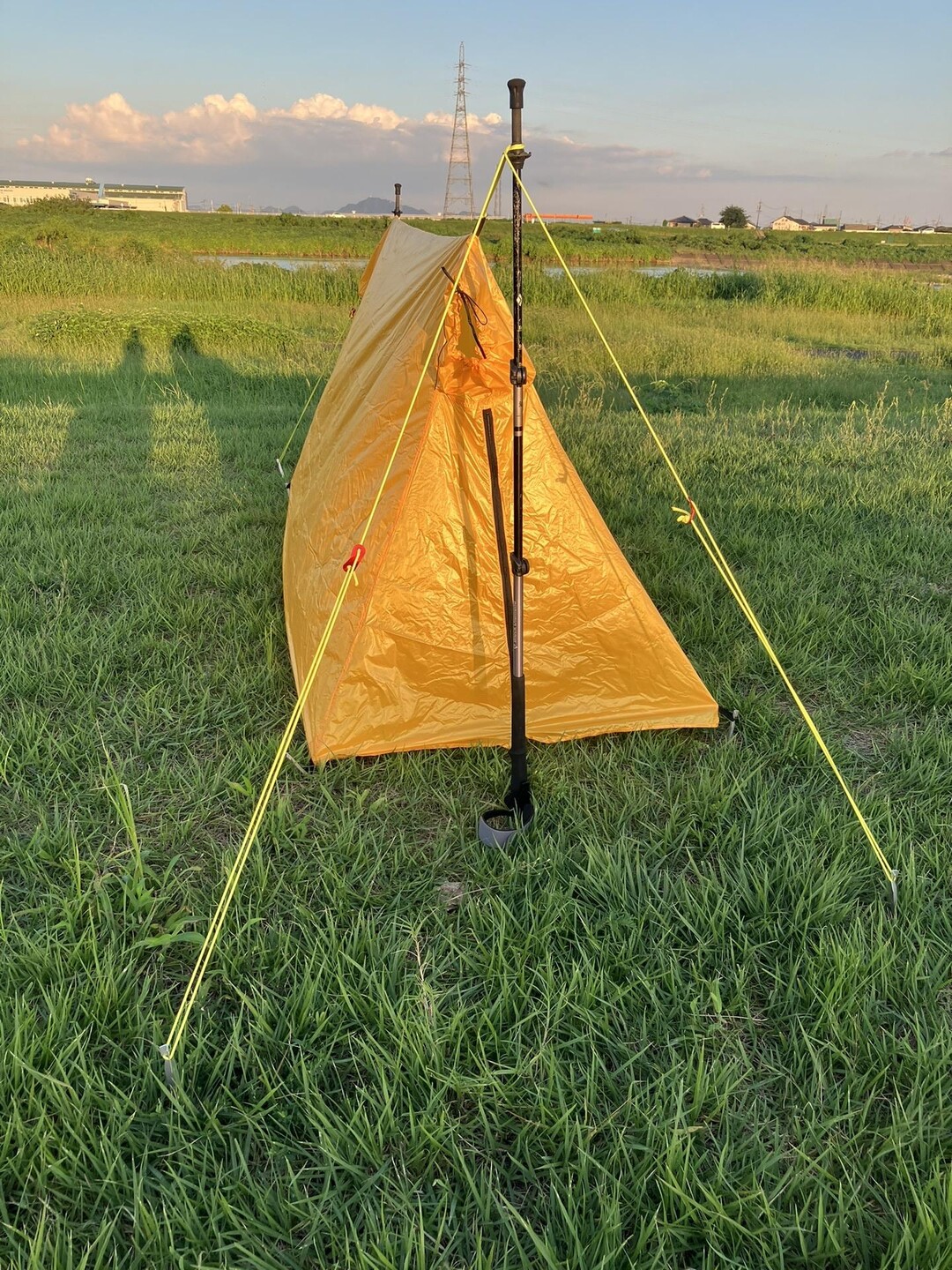 川原でツェルトを張ってみました 中は狭い... / 𝐤𝐣さんのモーメント | YAMAP / ヤマップ