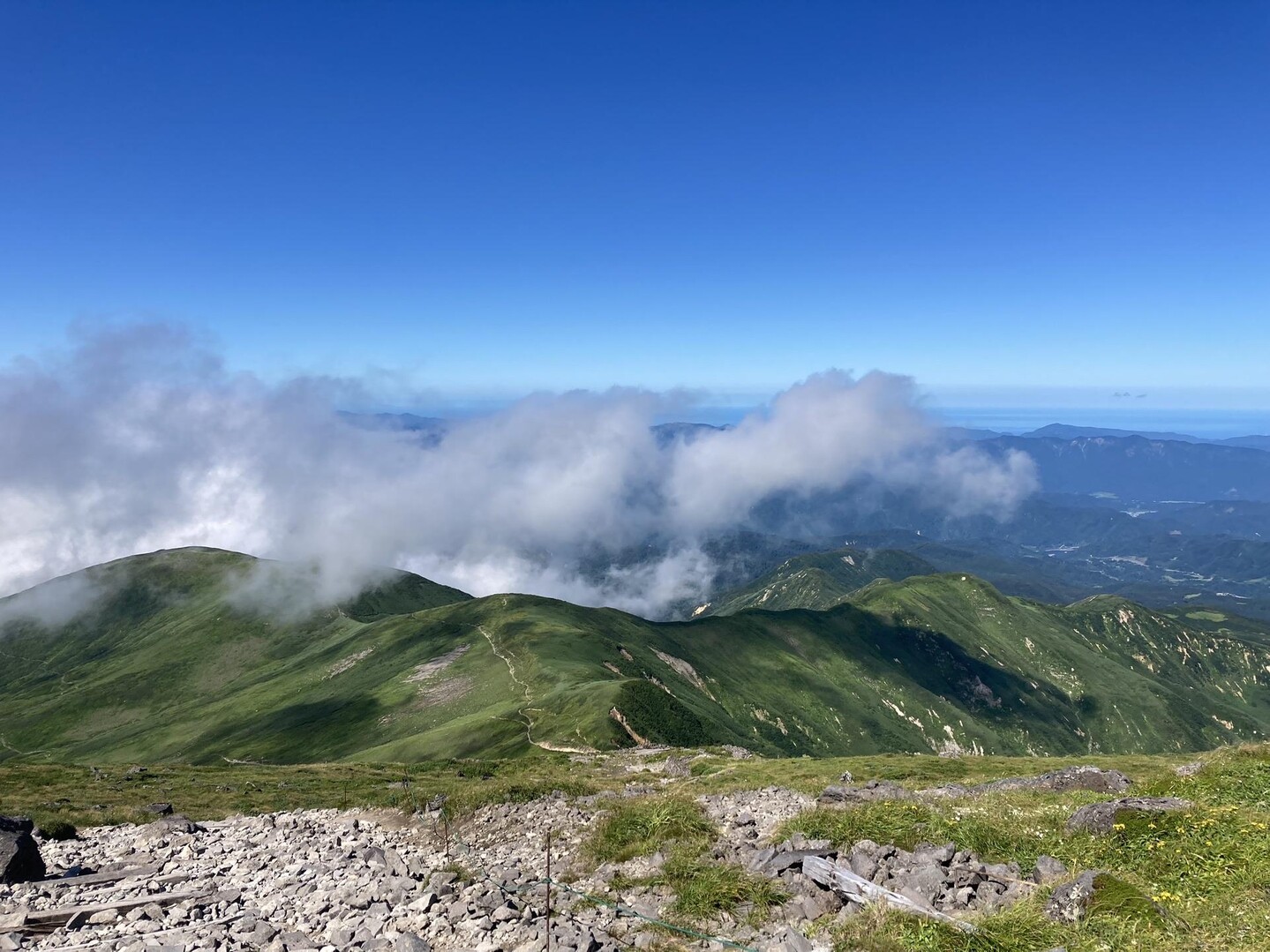 月山から湯殿山神社へ 出羽三山の旅 / renaさんの月山の活動データ | YAMAP / ヤマップ