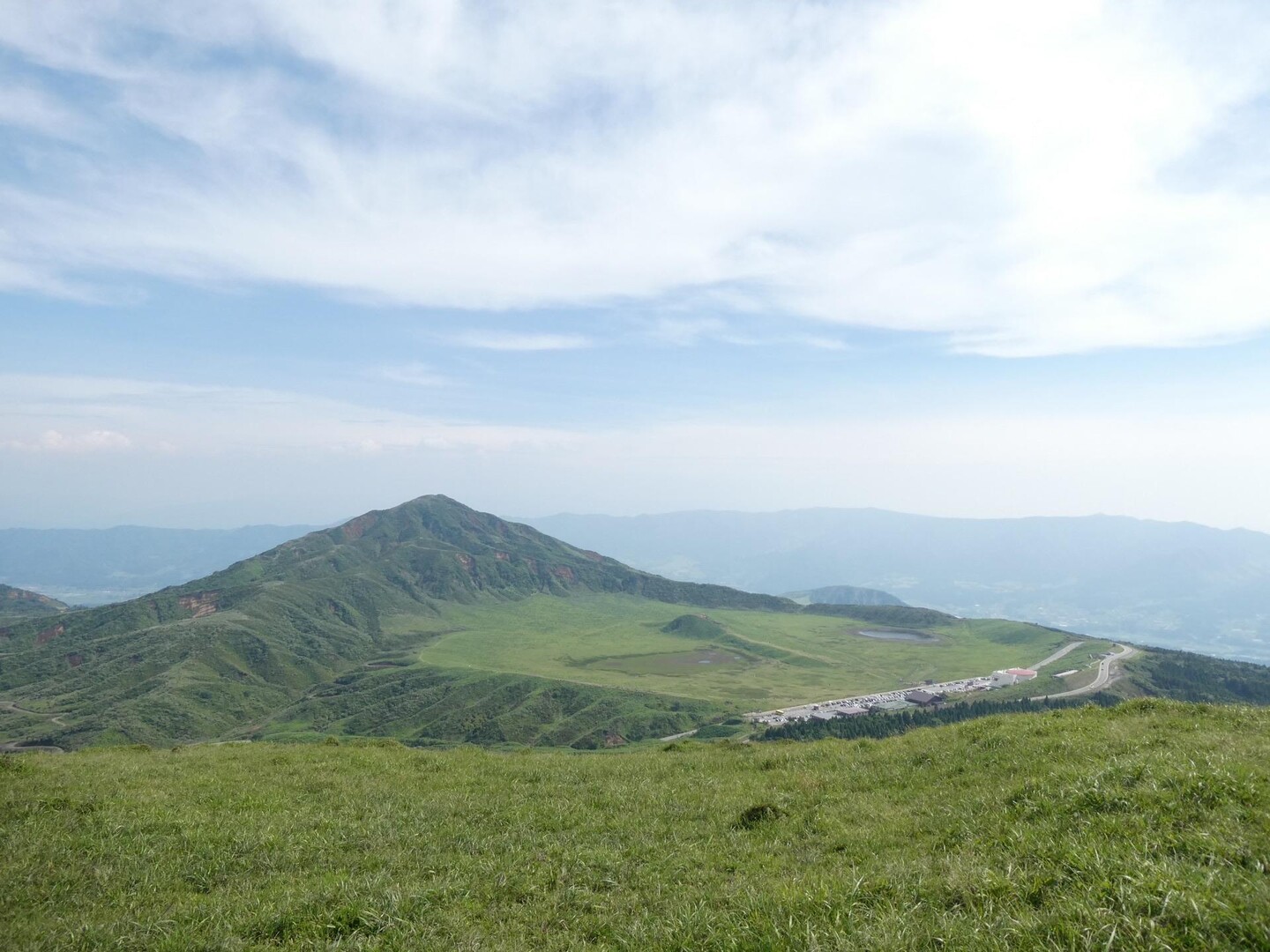 草千里駐車場から阿蘇4/5岳(烏帽子、中、高、杵島岳) / kinjunさんの阿蘇山・高岳・根子岳の活動データ | YAMAP / ヤマップ