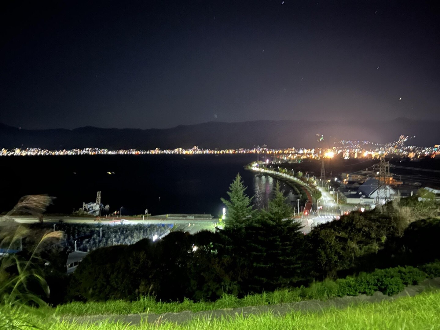 現在、諏訪SA,湖畔の夜景が綺麗です。 ... / azuma13ttさんのモーメント | YAMAP / ヤマップ