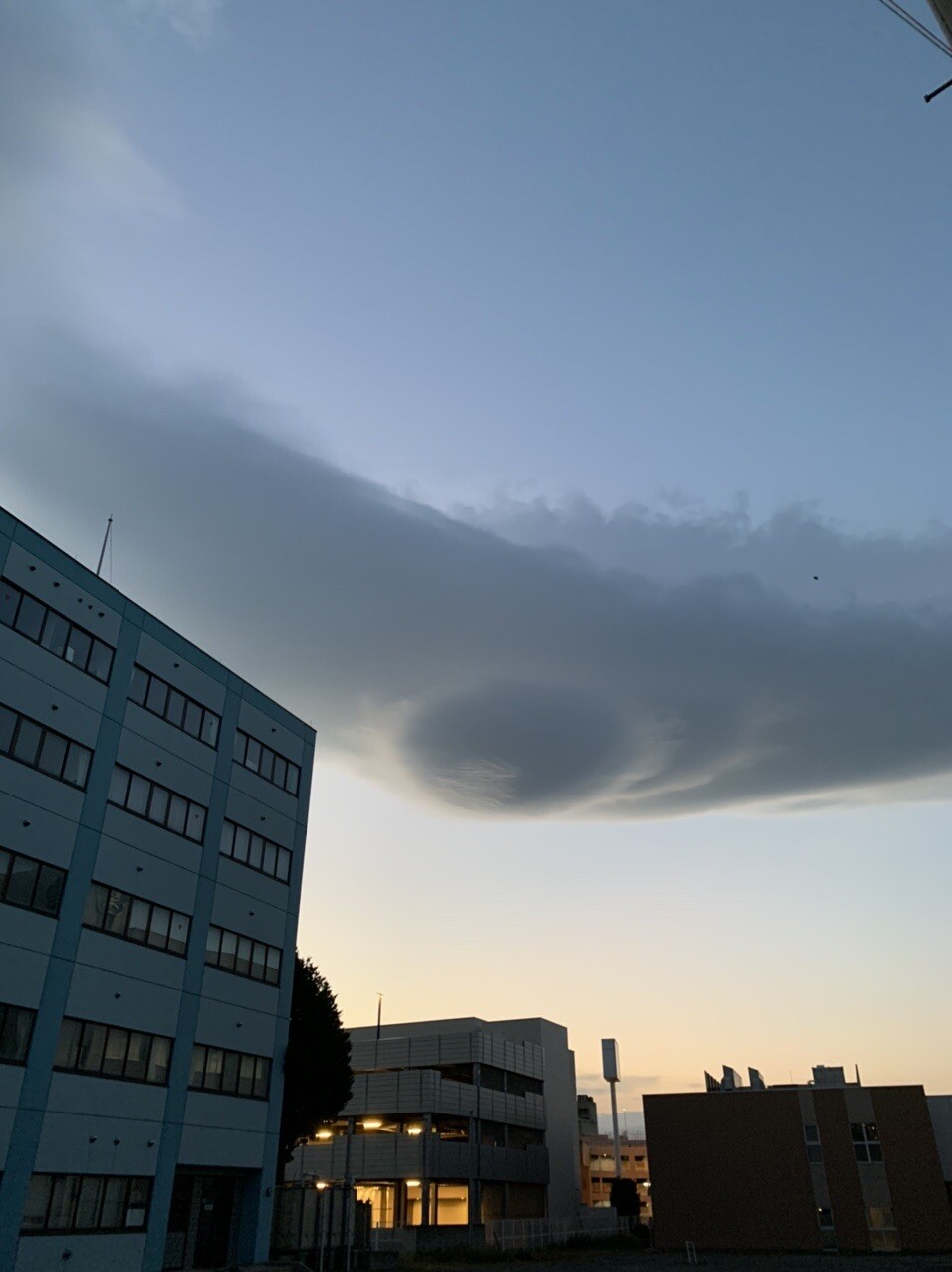 変わった形の雲☁️ レンズ雲の一種でしょ... / junさんのモーメント | YAMAP / ヤマップ
