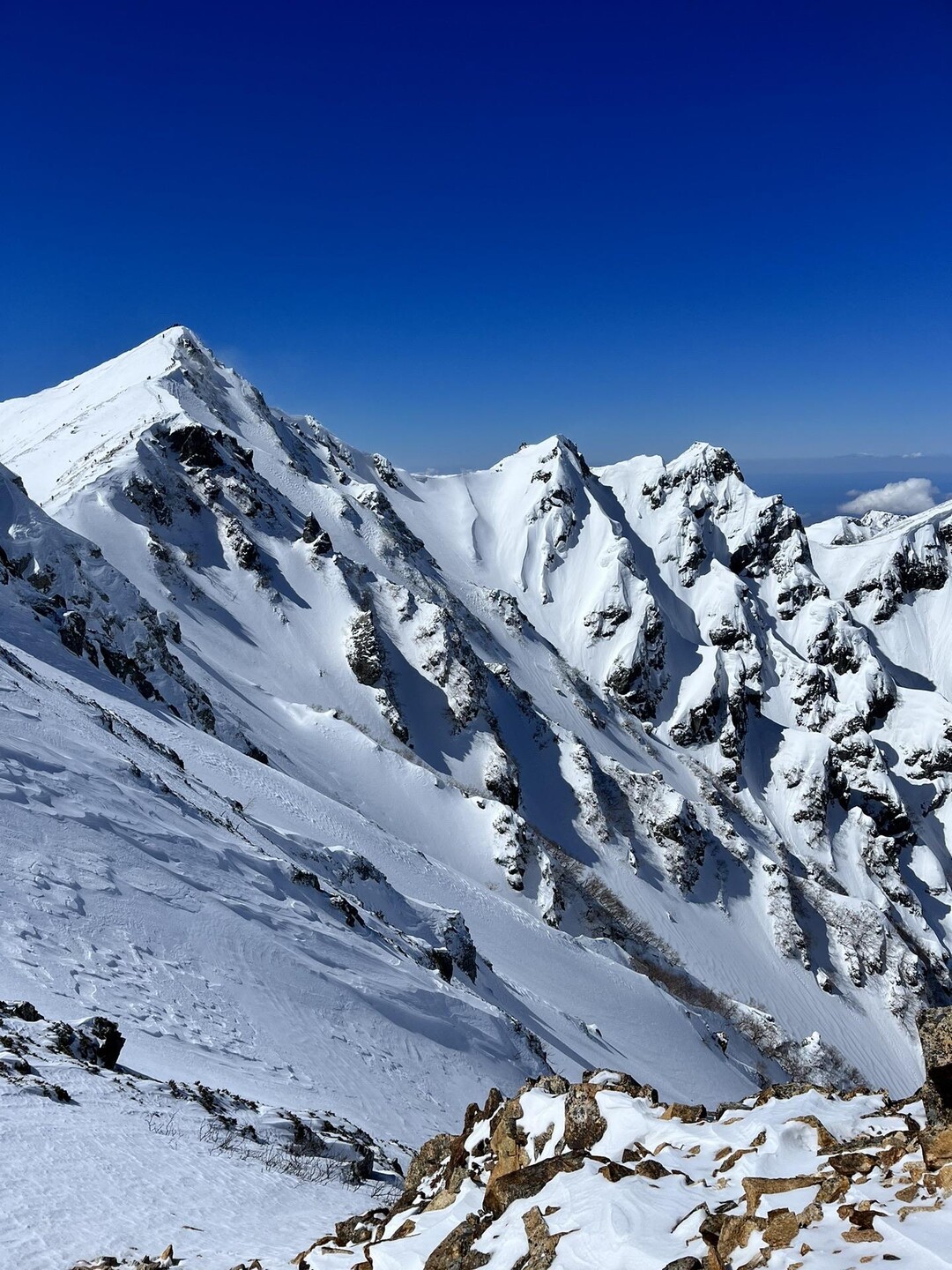 数珠繋ぎ〜風強し〜唐松岳 / mierinさんの鹿島槍ヶ岳・五竜岳（五龍岳）・唐松岳の活動日記 | YAMAP / ヤマップ