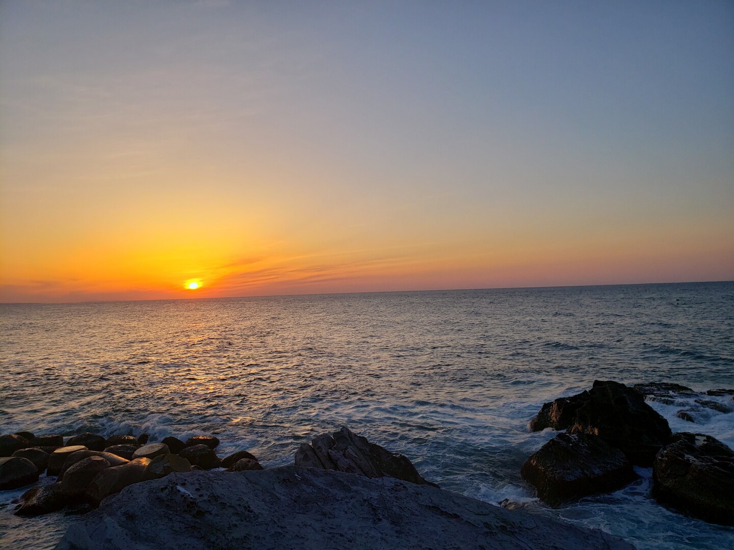 岩場までかけ登り🌇 海に沈むまで眺めて... / MIHOさんのモーメント | YAMAP / ヤマップ
