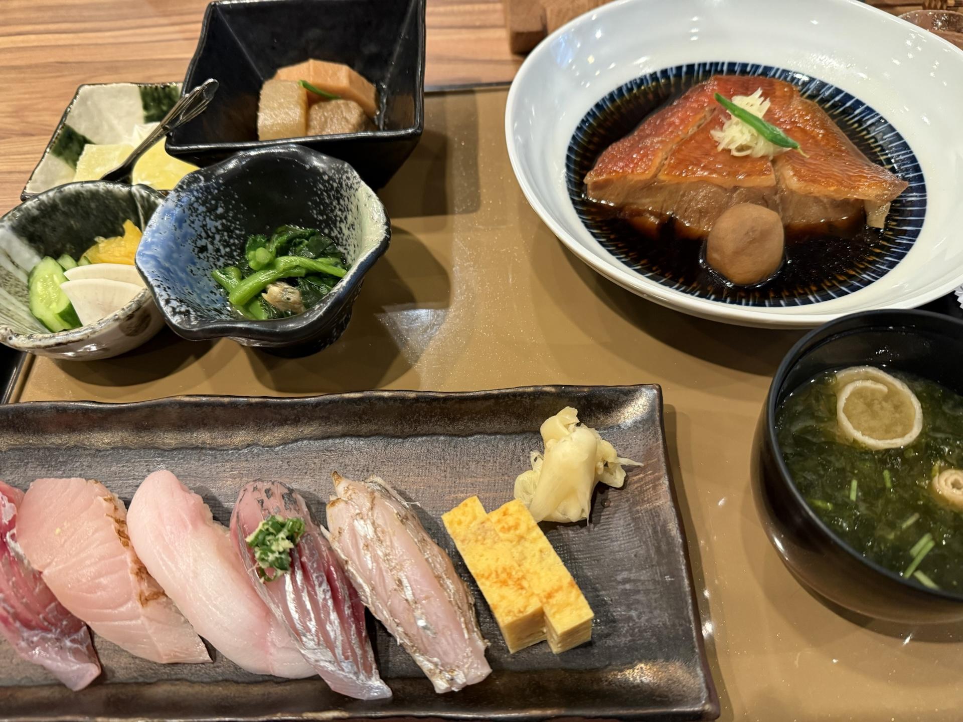 小田原のRyoで昼飯。梅花を見に小田原城... / muneさんのモーメント | YAMAP / ヤマップ