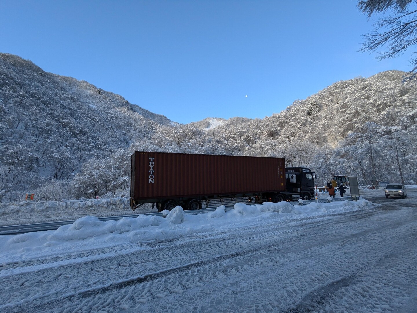 冠山トンネル入口でトレーラースタック / gifu.redさんの冠山・金草岳の活動データ | YAMAP / ヤマップ
