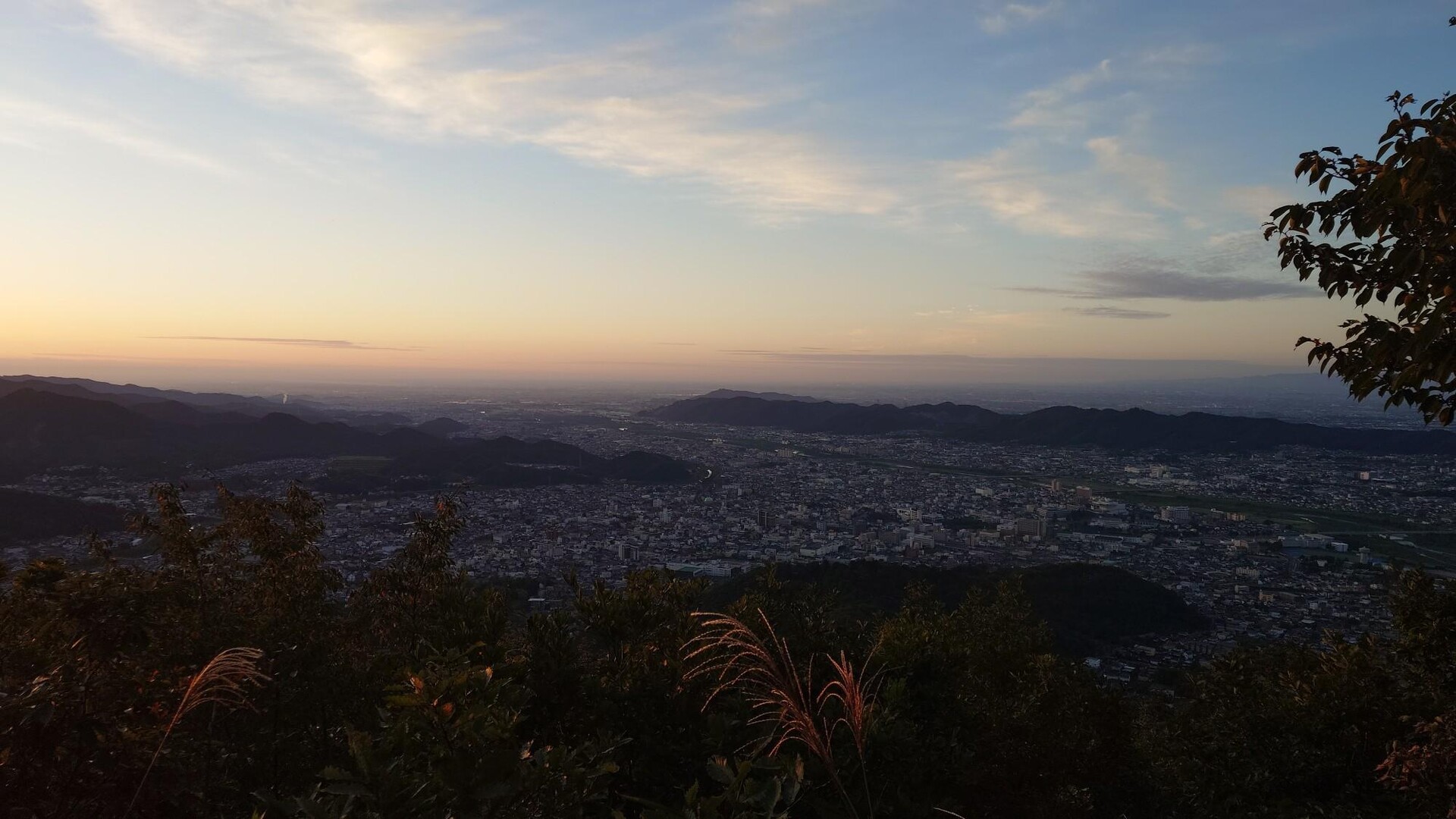 着るものに悩む朝 27分登頂 / ta2さんの鳴神山・吾妻山の活動データ | YAMAP / ヤマップ