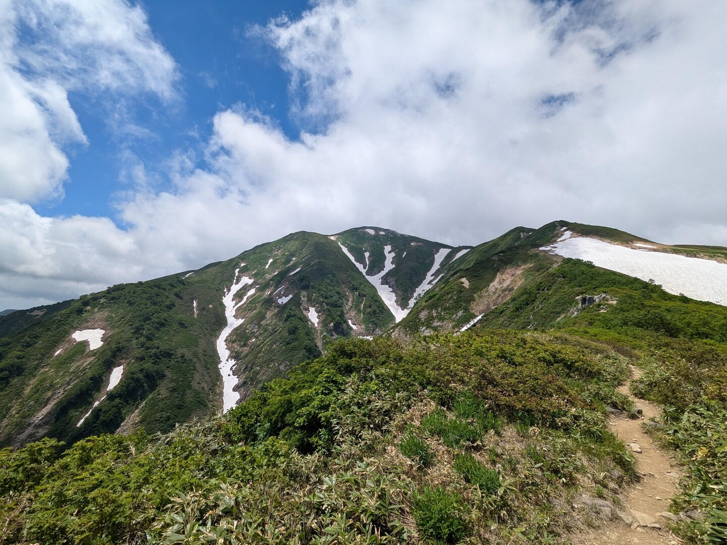 😃大朝日岳💦日本百名山#86 / "satoh"さんの大朝日岳・朝日連峰・祝瓶山の活動データ | YAMAP / ヤマップ