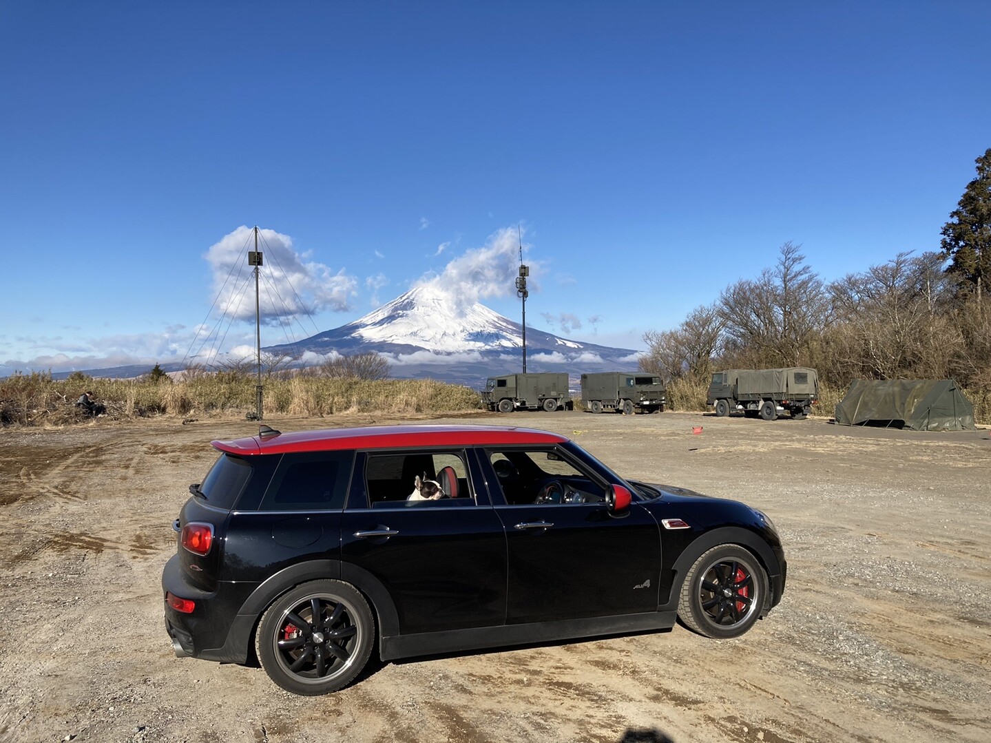 富士山🗻を見たくて ️ 長尾峠駐車場は... / F54JCWさんのモーメント | YAMAP / ヤマップ