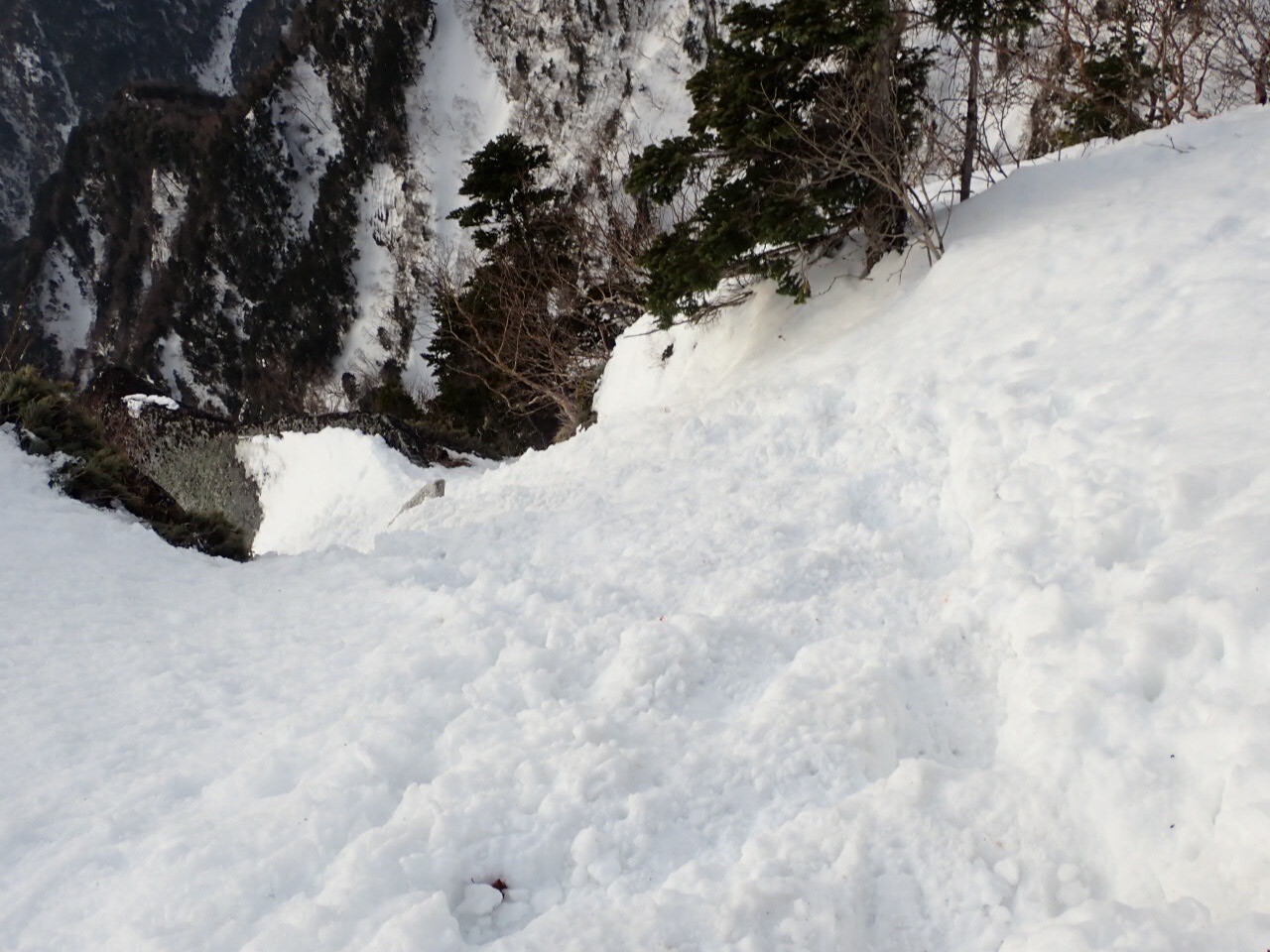 甲斐駒ヶ岳 黒戸尾根リベンジ 甲斐駒ヶ岳・日向山の写真38枚目 雪が緩むと厄介そうでしたが、早々に下山し Yamap ヤマップ