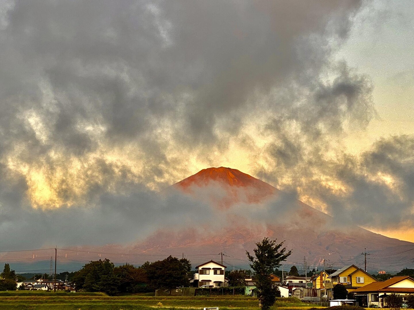 今朝も赤富士です。 日増しに秋めいてきま... / まーBo🗻さんのモーメント | YAMAP / ヤマップ