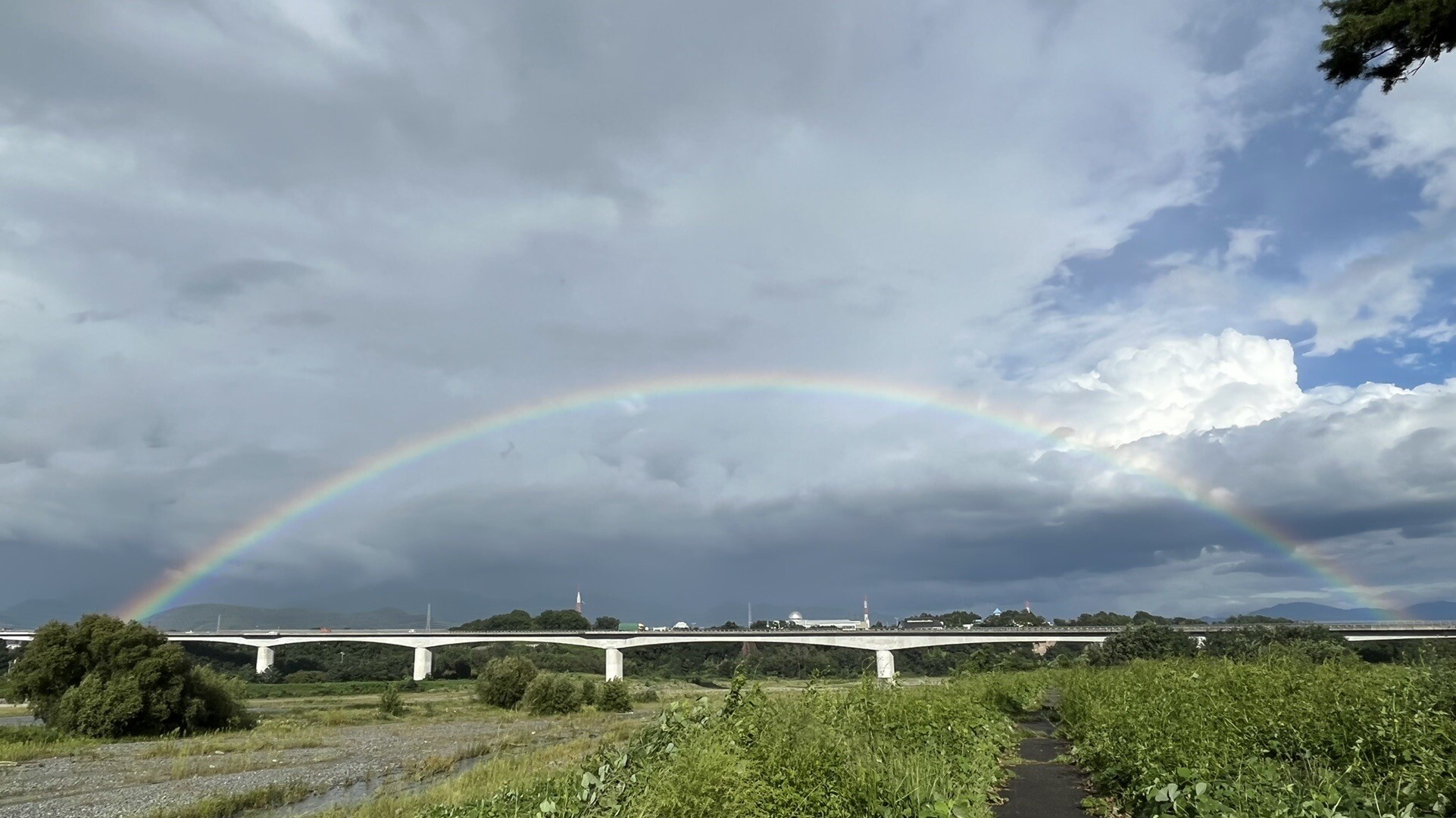 買い物帰り、大きな虹が見えました🌈 車... / sueさんのモーメント | YAMAP / ヤマップ