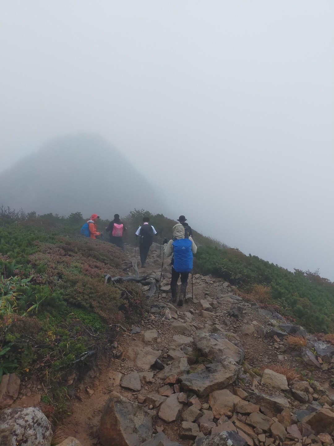 剣が峰・1900m峰・三本槍岳 / マテウスさんの茶臼岳（那須岳）・三本槍岳・赤面山の活動データ | YAMAP / ヤマップ
