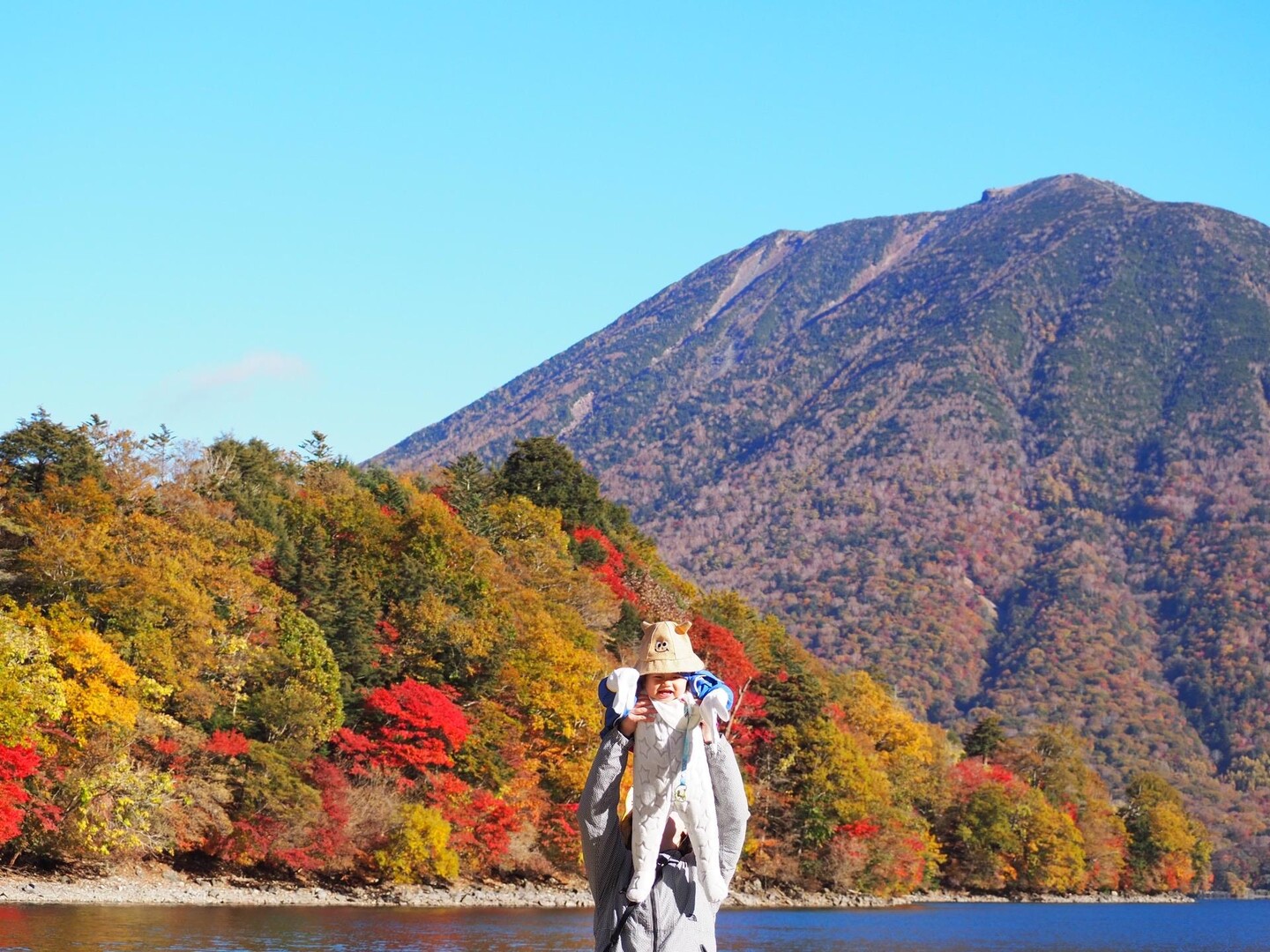 紅葉の中禅寺湖🍁-2023-10-22 / 自然塾IIさんの男体山の活動データ | YAMAP / ヤマップ