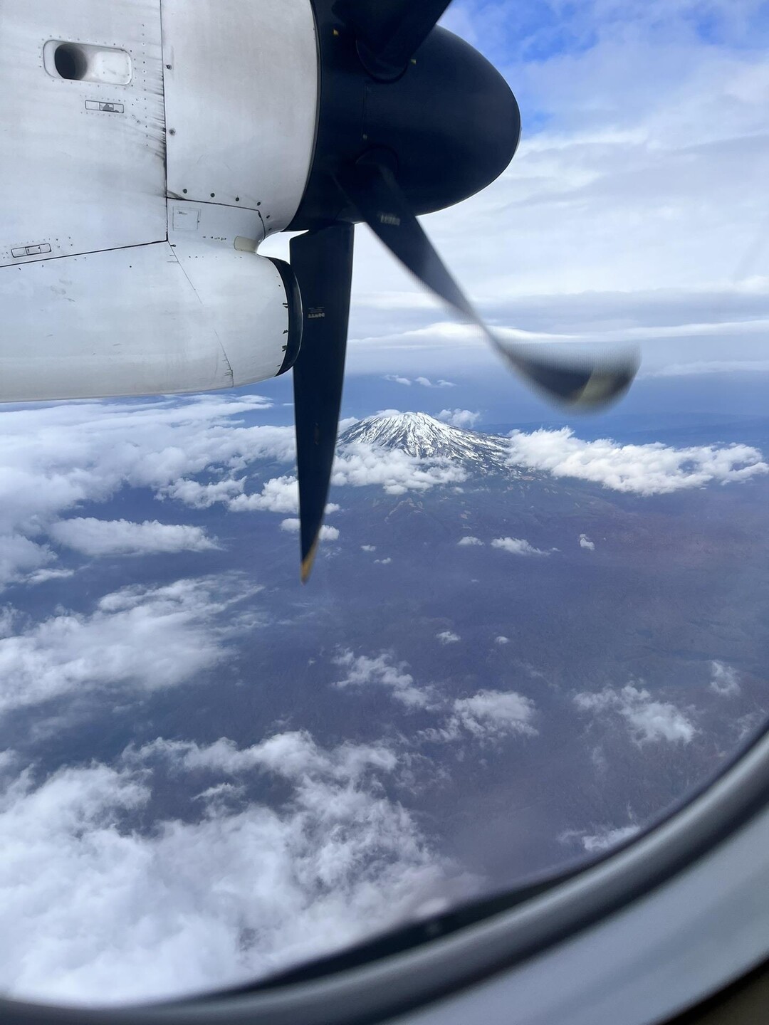 空から見る鳥海山🏔️ 👏 / mitsu32さんのモーメント | YAMAP / ヤマップ