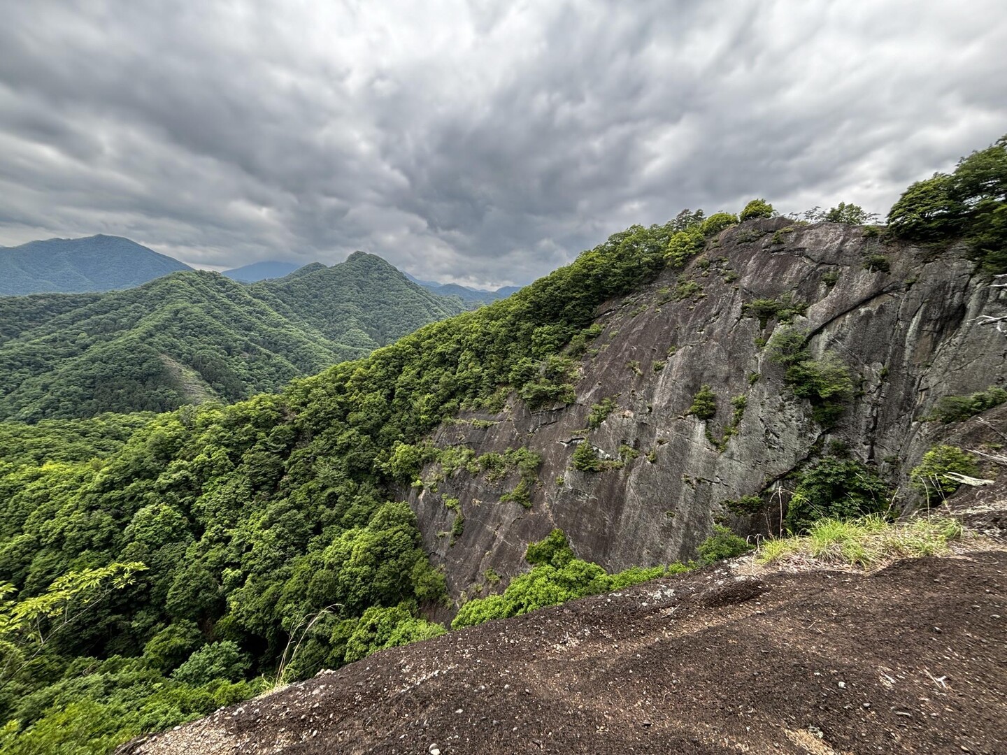 サークルでゆるゆるハイキング / ken-sukeさんの雁ヶ腹摺山・岩殿山の活動データ | YAMAP / ヤマップ