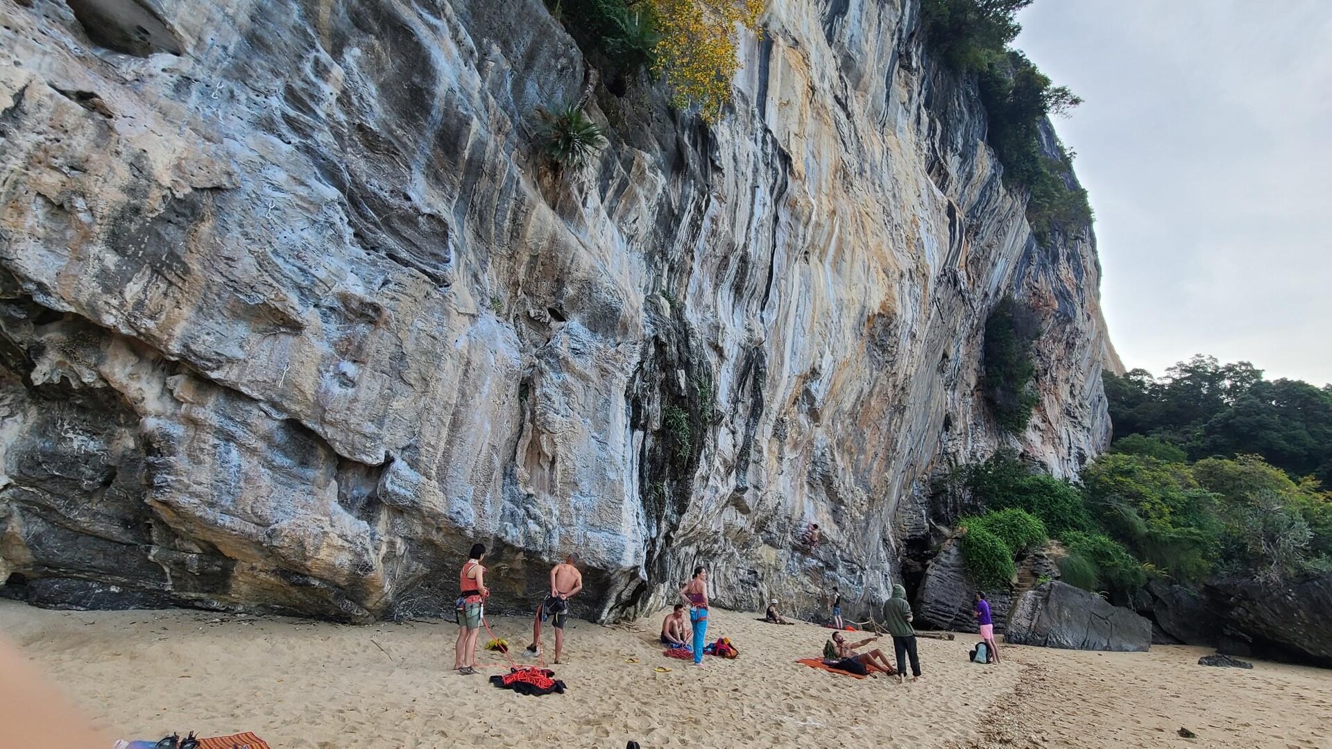 トンサイ 近辺とプラナンビーチ観光 / wolfさんのクライミングの活動データ | YAMAP / ヤマップ