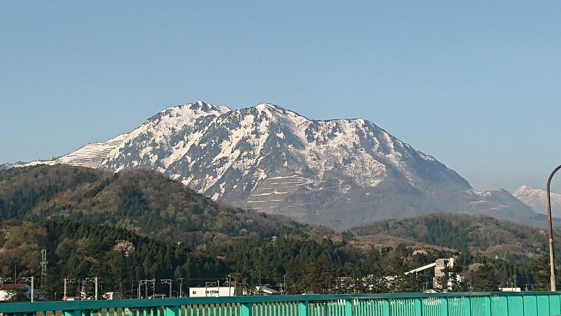 山から春の海 黒姫山(青海黒姫山) / こうちゃんさんの黒姫山 山から春の海 黒姫山(青海黒姫山) / こうちゃんさんの黒姫山