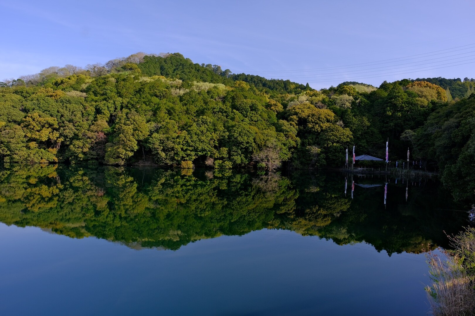 鏡のような水面 ミツマタを見に行く時に通... / さかみちのぼるさんのモーメント | YAMAP / ヤマップ