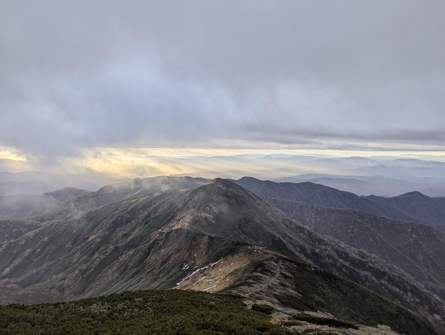横峰・三国岳・種蒔山・草履塚・飯豊山 / Stevenさんの飯豊山・大日岳・御西岳の活動データ | YAMAP / ヤマップ