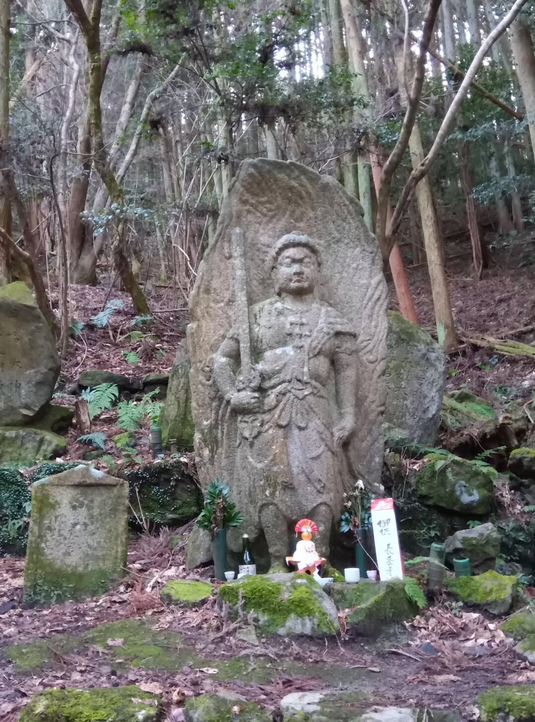 死の谷(龍王山古墳群)と笠そば / OKさんの三輪山・巻向山・龍王山の活動データ | YAMAP / ヤマップ