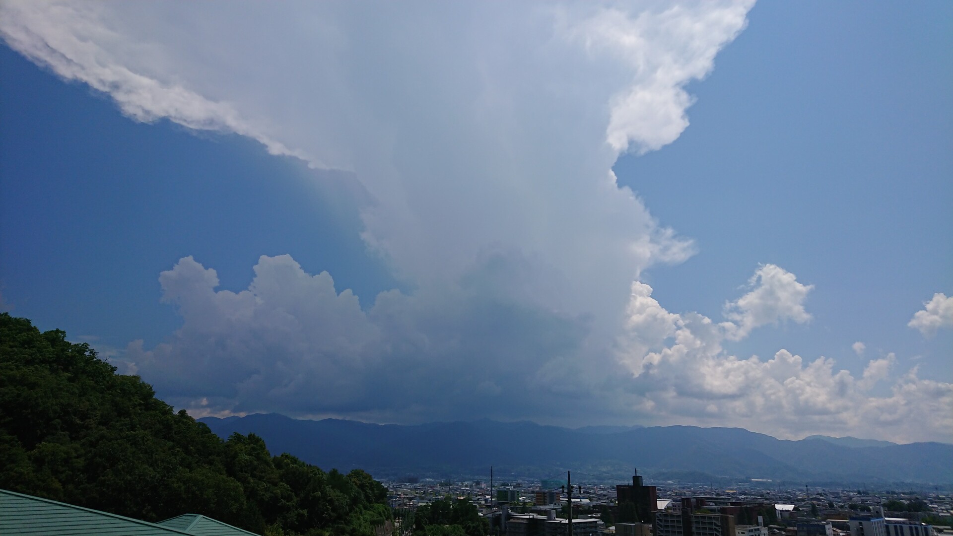 富士山方面にかなとこ雲が出現 雷鳴も... / mt.8ninさんのモーメント | YAMAP / ヤマップ