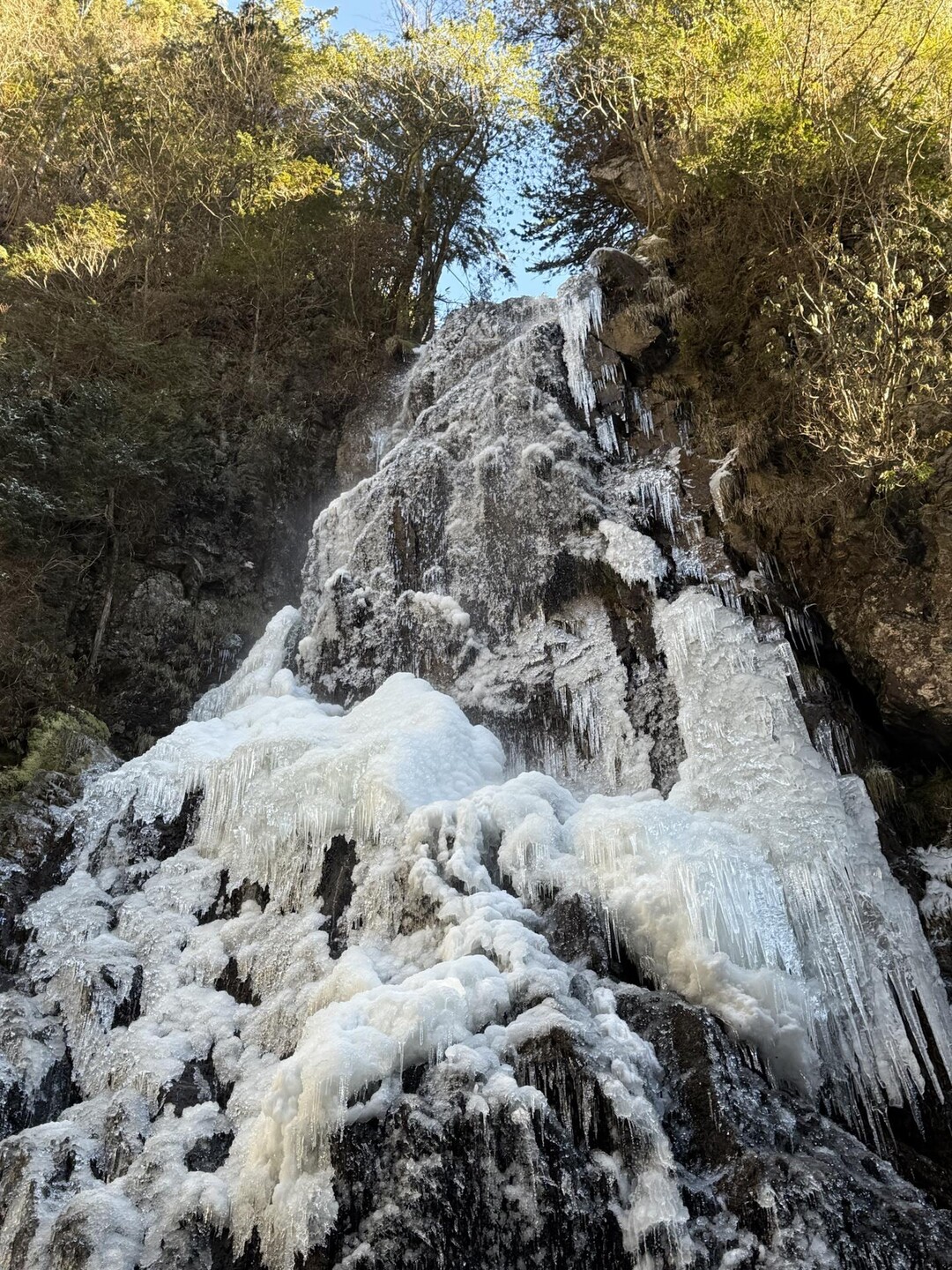 御船の氷瀑を見に行って来たっ！⁽⁽٩(๑˃̶͈̀ ᗨ ˂̶͈́)۶⁾⁾ / パルサー教授さんの桧塚奥峰・明神岳・薊岳の活動データ | YAMAP / ヤマップ
