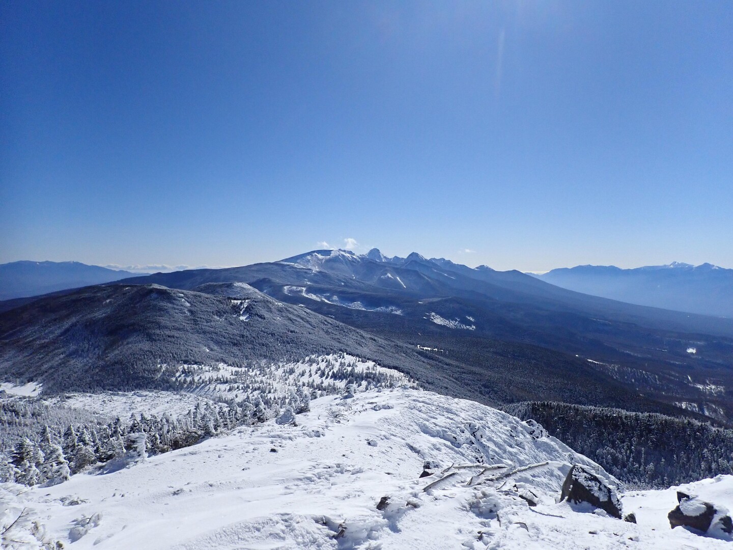 北横岳_雪の八ヶ岳ブルーを満喫。 / nabeさんの蓼科山・横岳・縞枯山の活動データ | YAMAP / ヤマップ