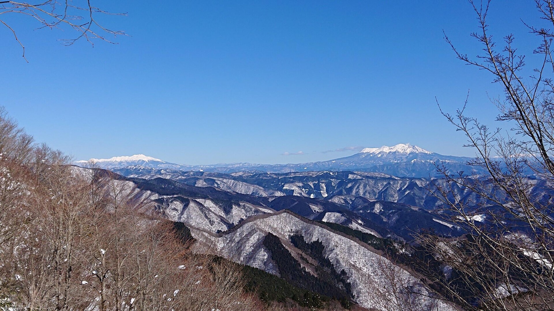 貸切登山🏔️母袋烏帽子岳🎿 / 母袋烏帽子岳の写真25枚目 / 🏔️乗鞍岳と🏔️御嶽山view🔭 | YAMAP / ヤマップ