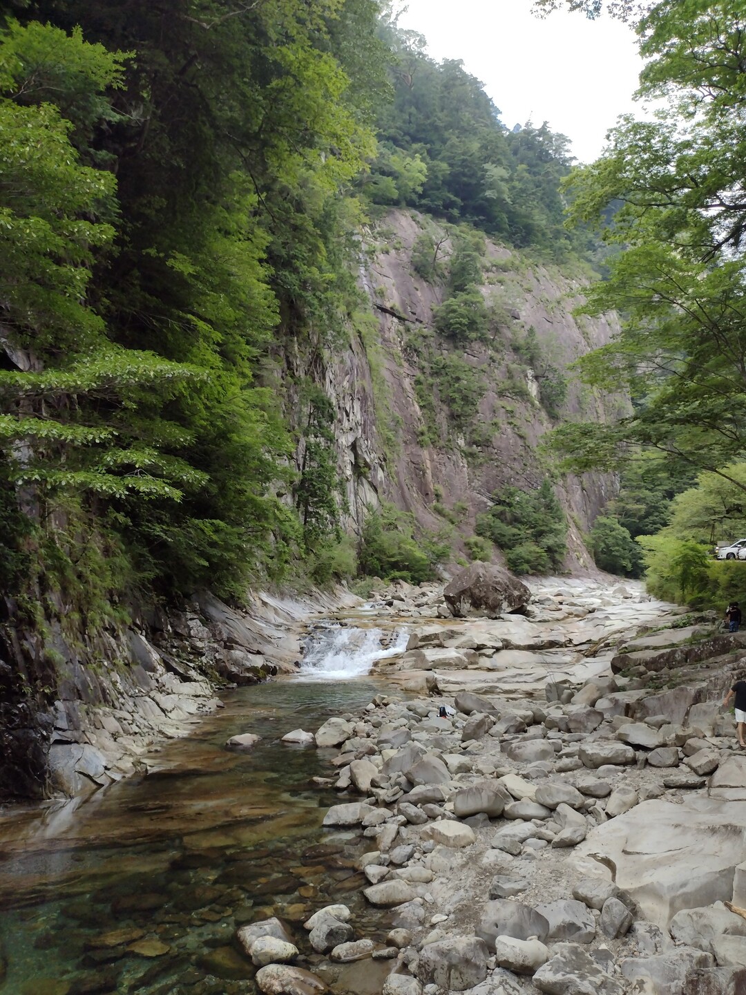 石鎚山の帰りに面河渓に。 水は綺麗で涼し... / taizo-sさんのモーメント | YAMAP / ヤマップ