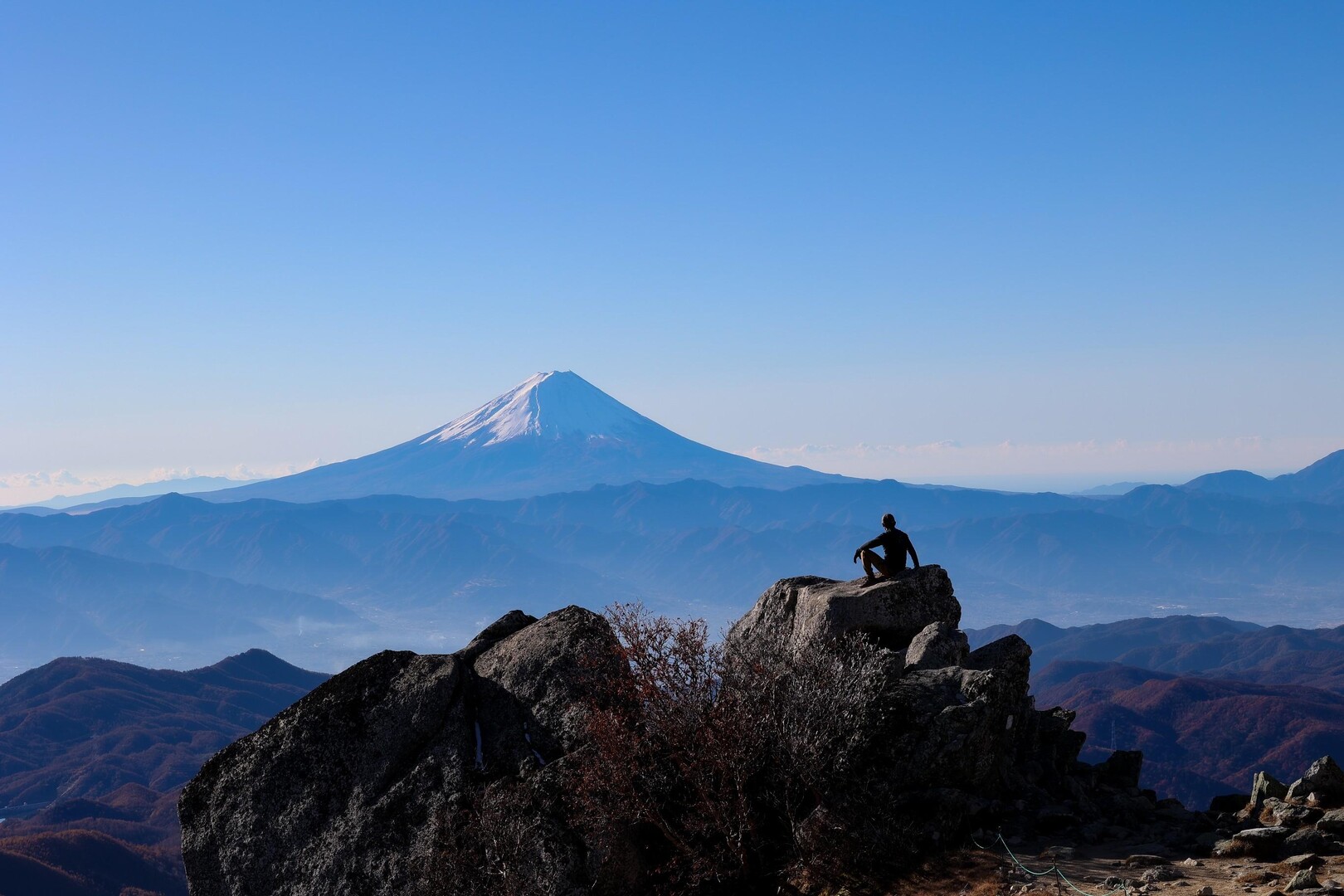 動く大地 金峰山頂上付近に転がる大... / su_sanさんのモーメント | YAMAP / ヤマップ