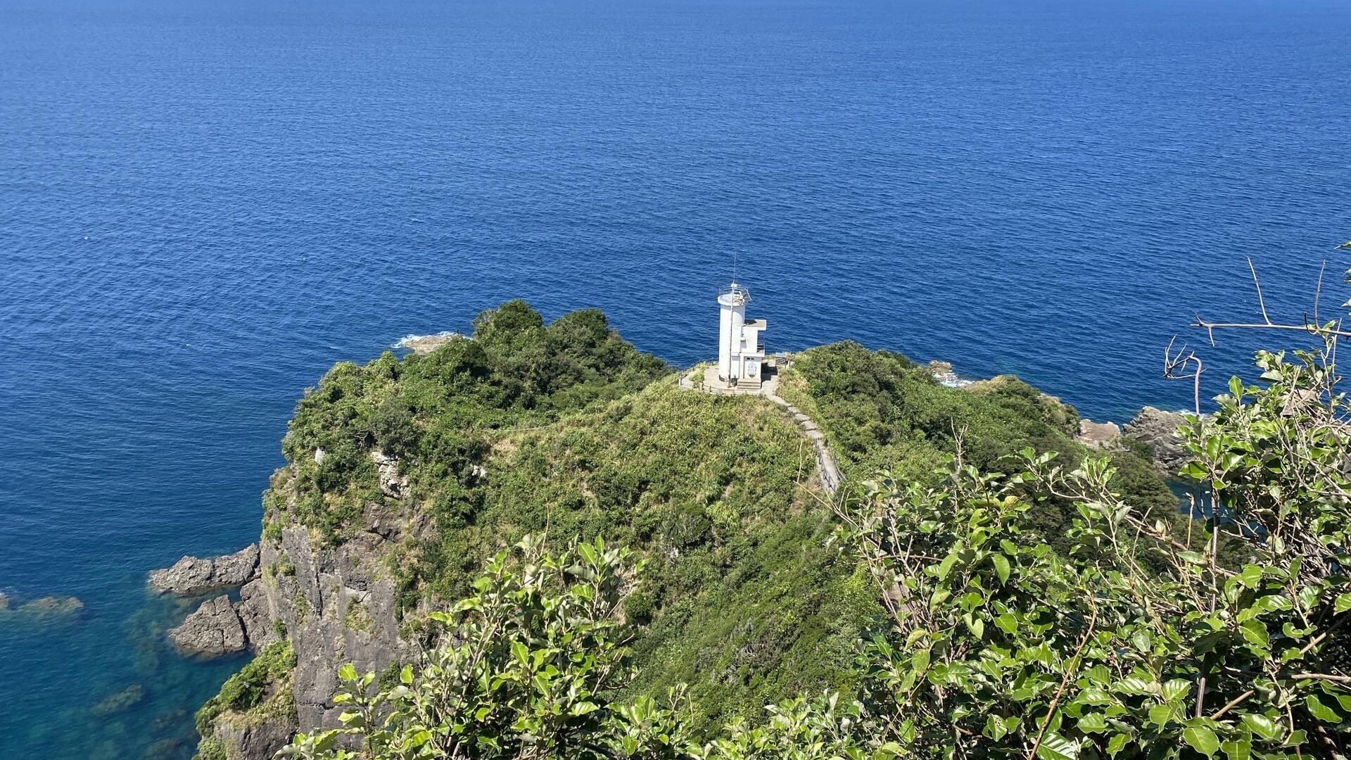 矢城ヶ鼻灯台 YouTube♬岬巡りは〜涼しく〜絶景〜 / わがみちお wagamichiさんの観音山の活動日記 | YAMAP / ヤマップ