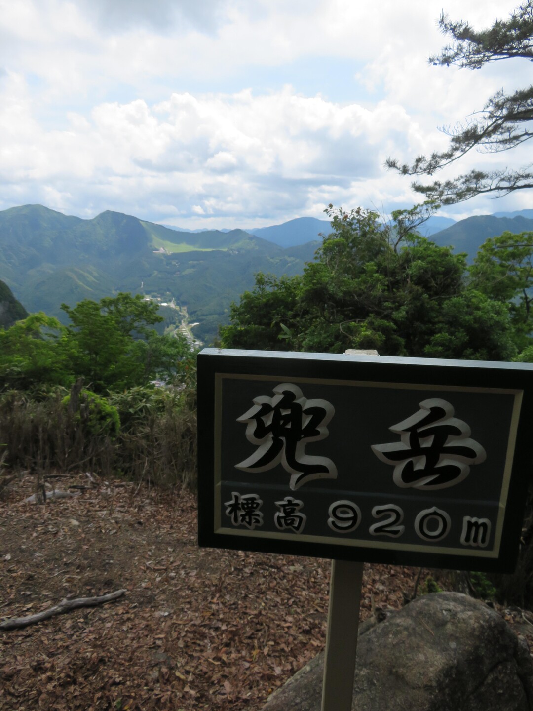 【兜岳・鎧岳】絶壁奇峰の二峰を歩く / tu-sanさんの住塚山・兜岳・鎧岳の活動データ | YAMAP / ヤマップ